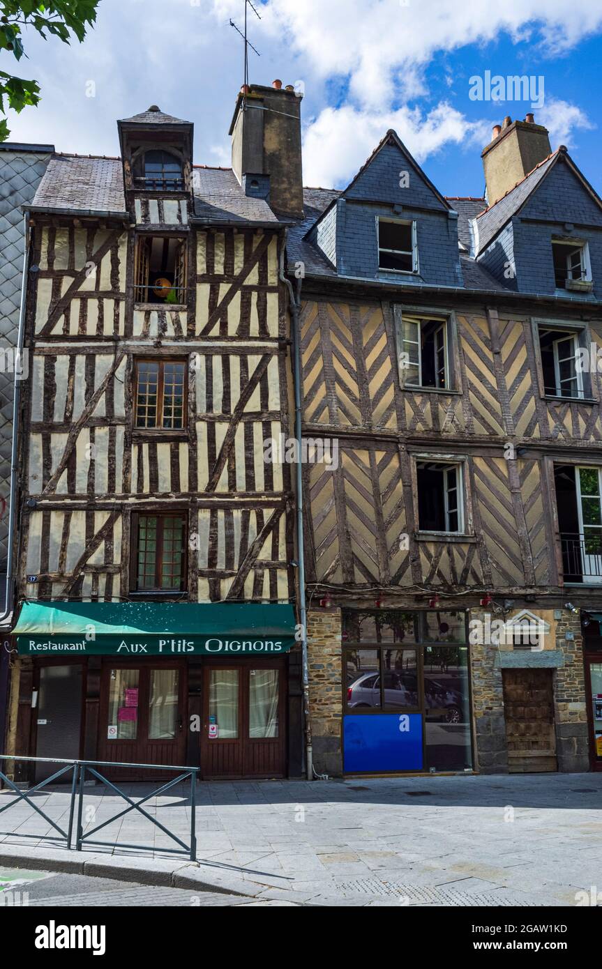 Antique shops in france hi-res stock photography and images - Alamy