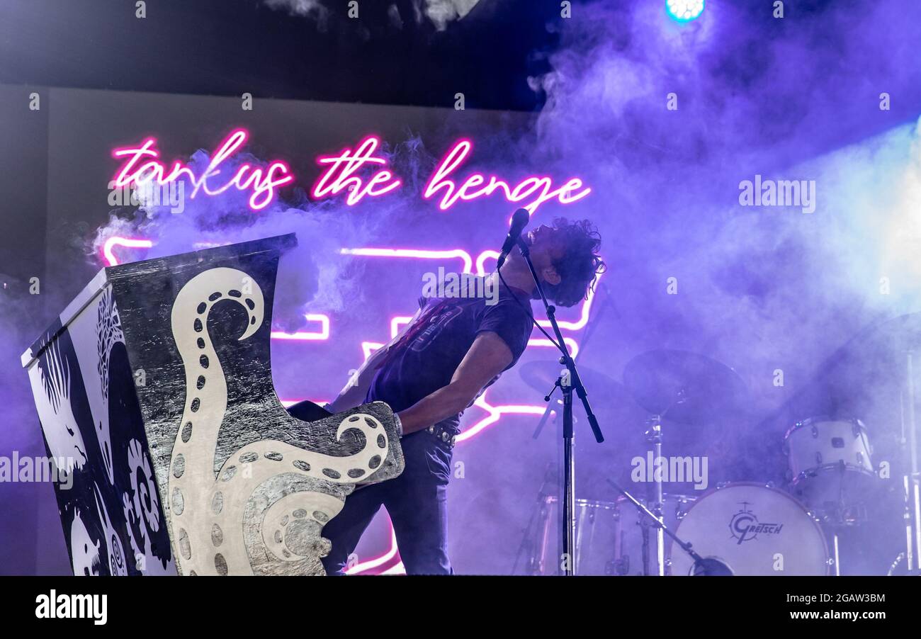 Tankus henge band hi-res stock photography and images - Alamy