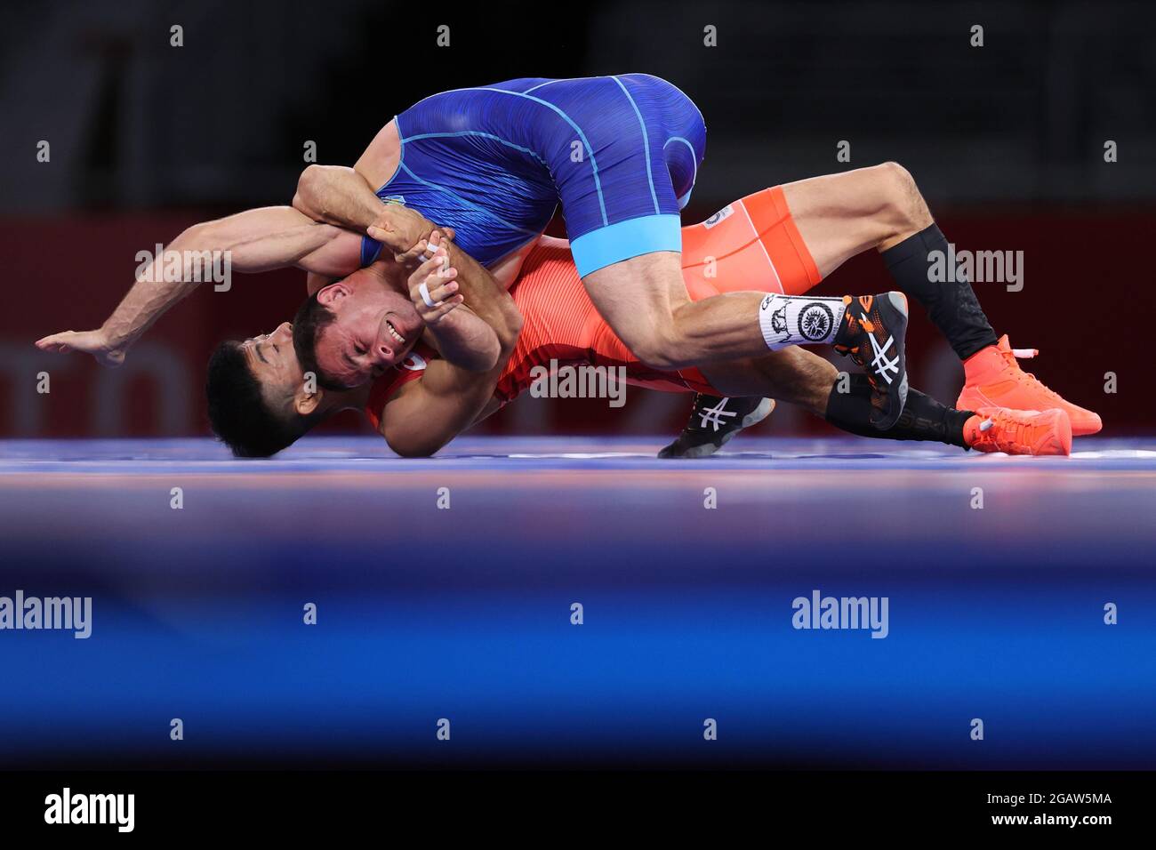 Tokyo, Japan. 1st Aug, 2021. (L-R) Kenichiro Fumita (JPN), Lenur ...