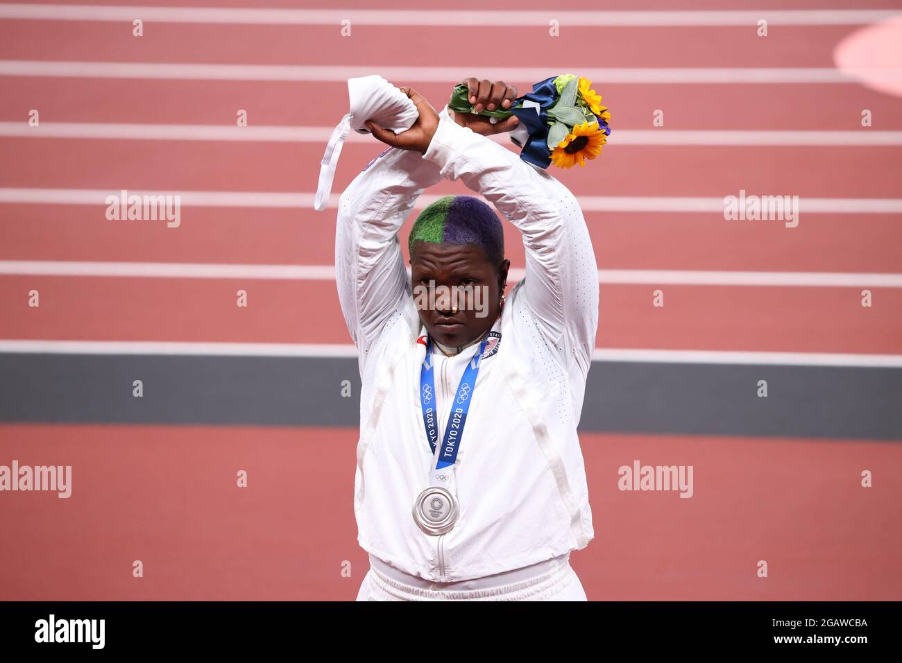 Tokyo, Japan. 1st Aug, 2021. SAUNDERS Raven silver medal (USA) raises ...