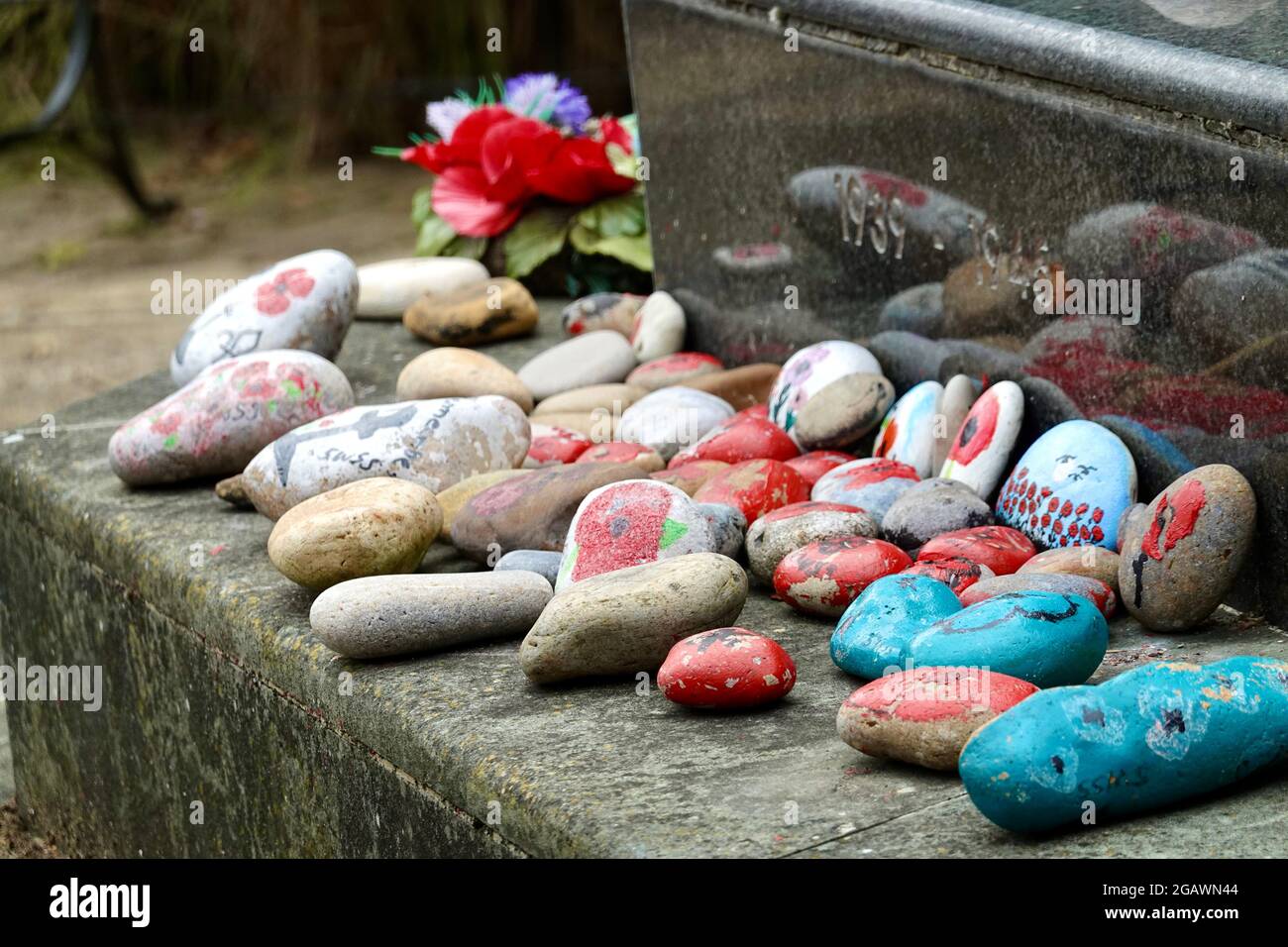 Painted remembrance stones hi-res stock photography and images - Alamy