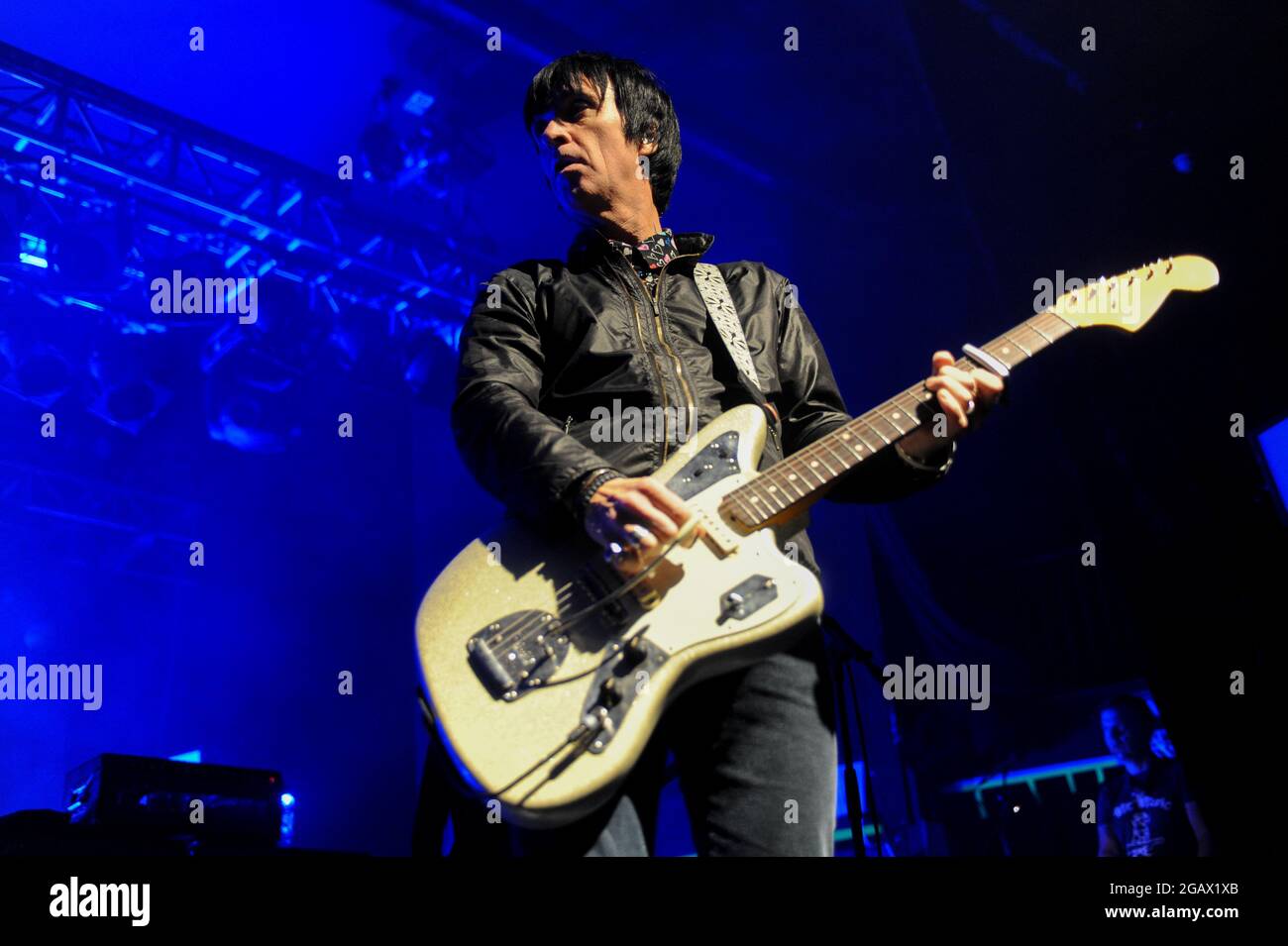 Johnny Marr Performing at Sheffield Academy 02 Stock Photo - Alamy