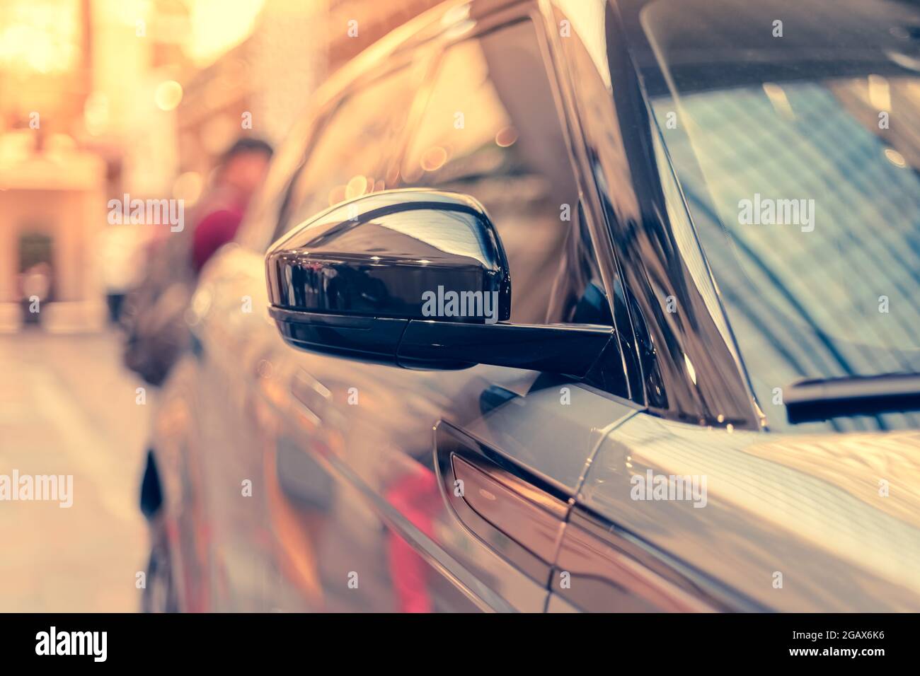 Back luxury car side view hi-res stock photography and images - Alamy