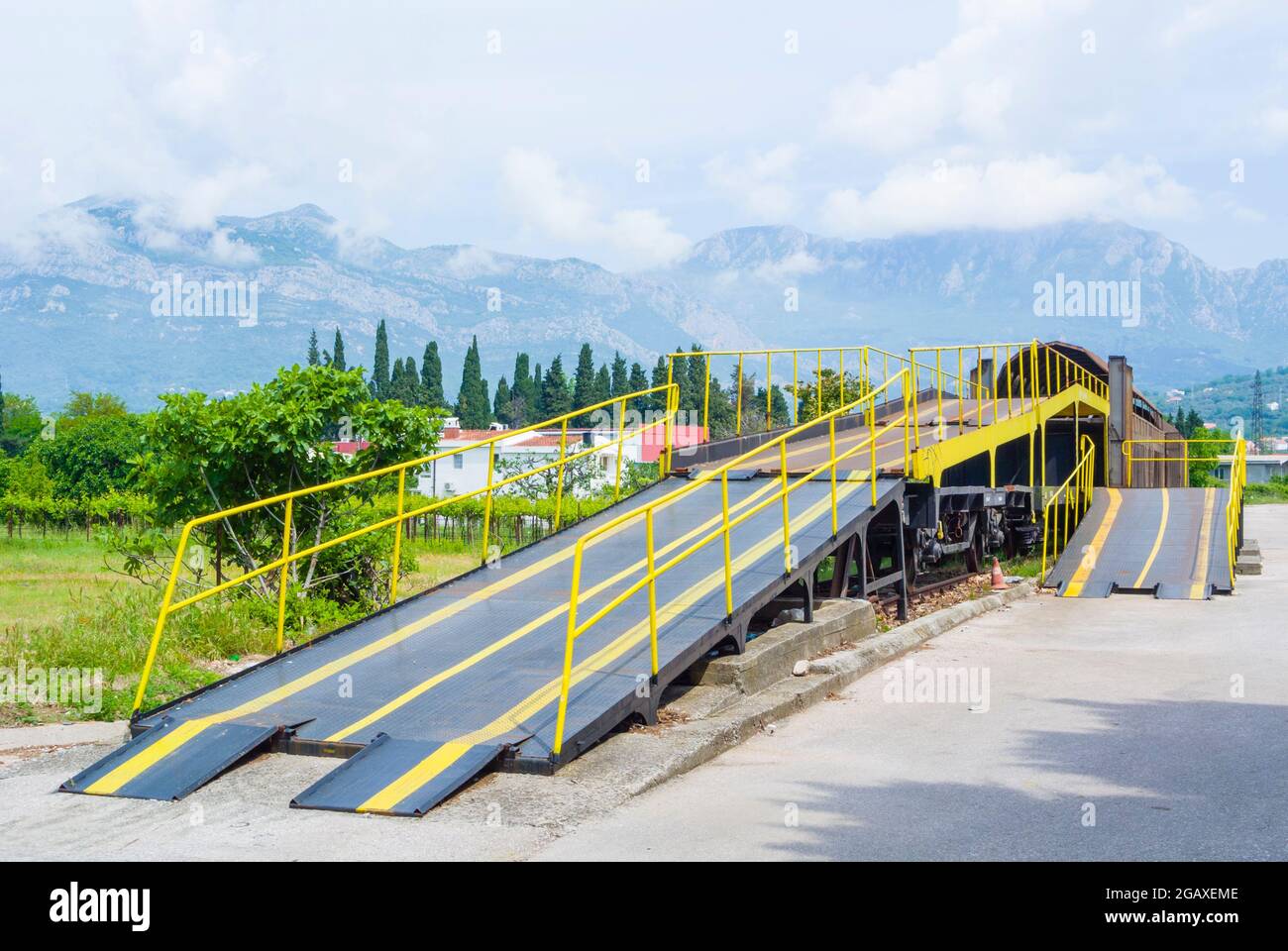 Auto rail ramp hi-res stock photography and images - Alamy