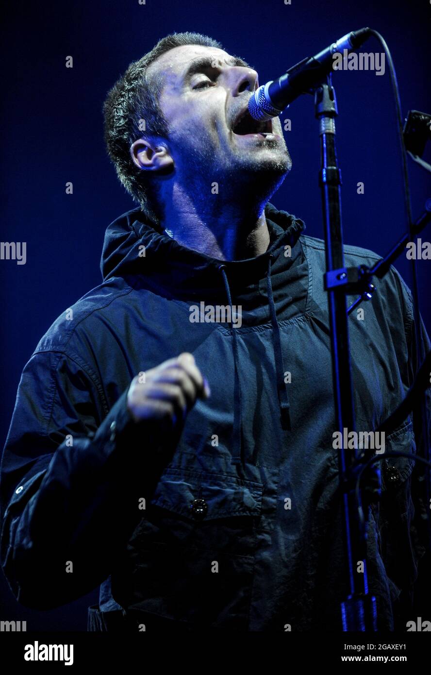 Liam gallagher stage hi-res stock photography and images - Alamy