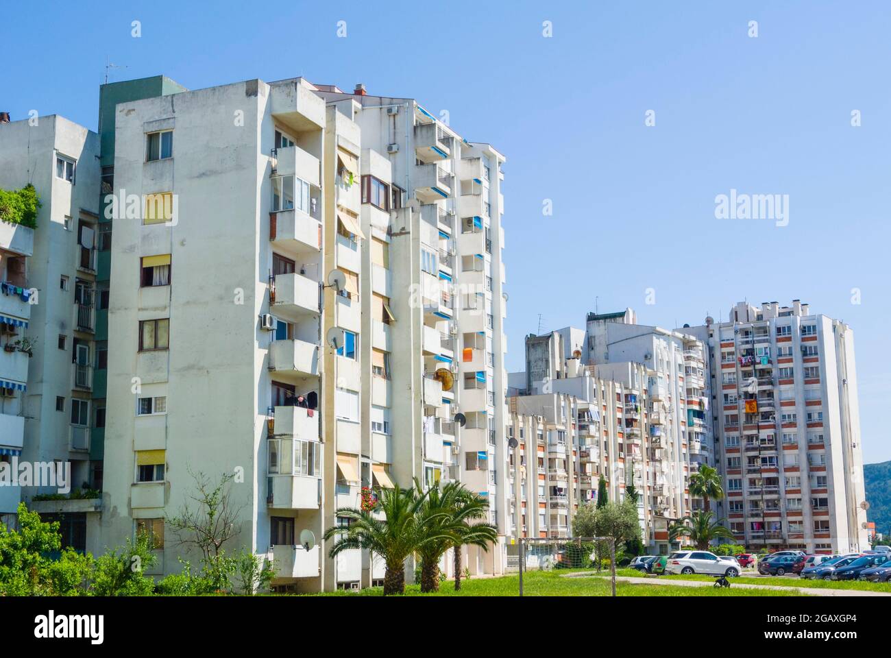 Residental block hi-res stock photography and images - Alamy