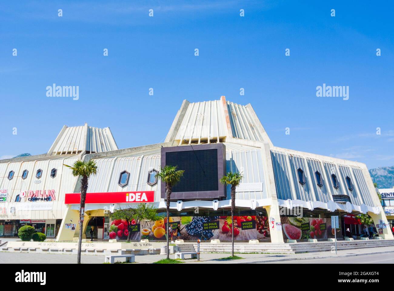 Robna Kuca complex, shopping centre, Bar, Montenegro Stock Photo - Alamy Robna Kuca complex, shopping centre, Bar, Montenegro Stock Photo - Alamy