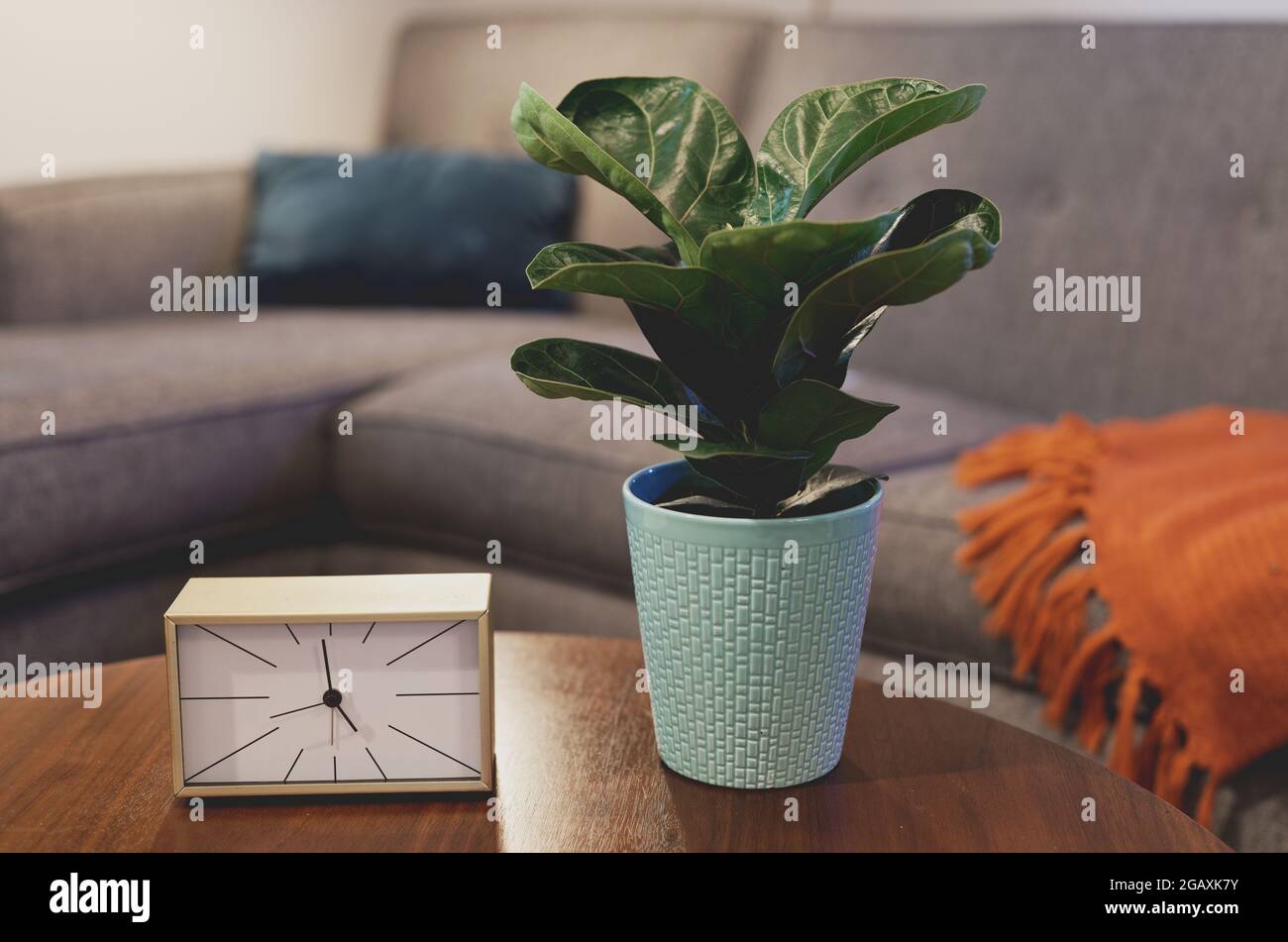 Five o clock hi-res stock photography and images - Alamy