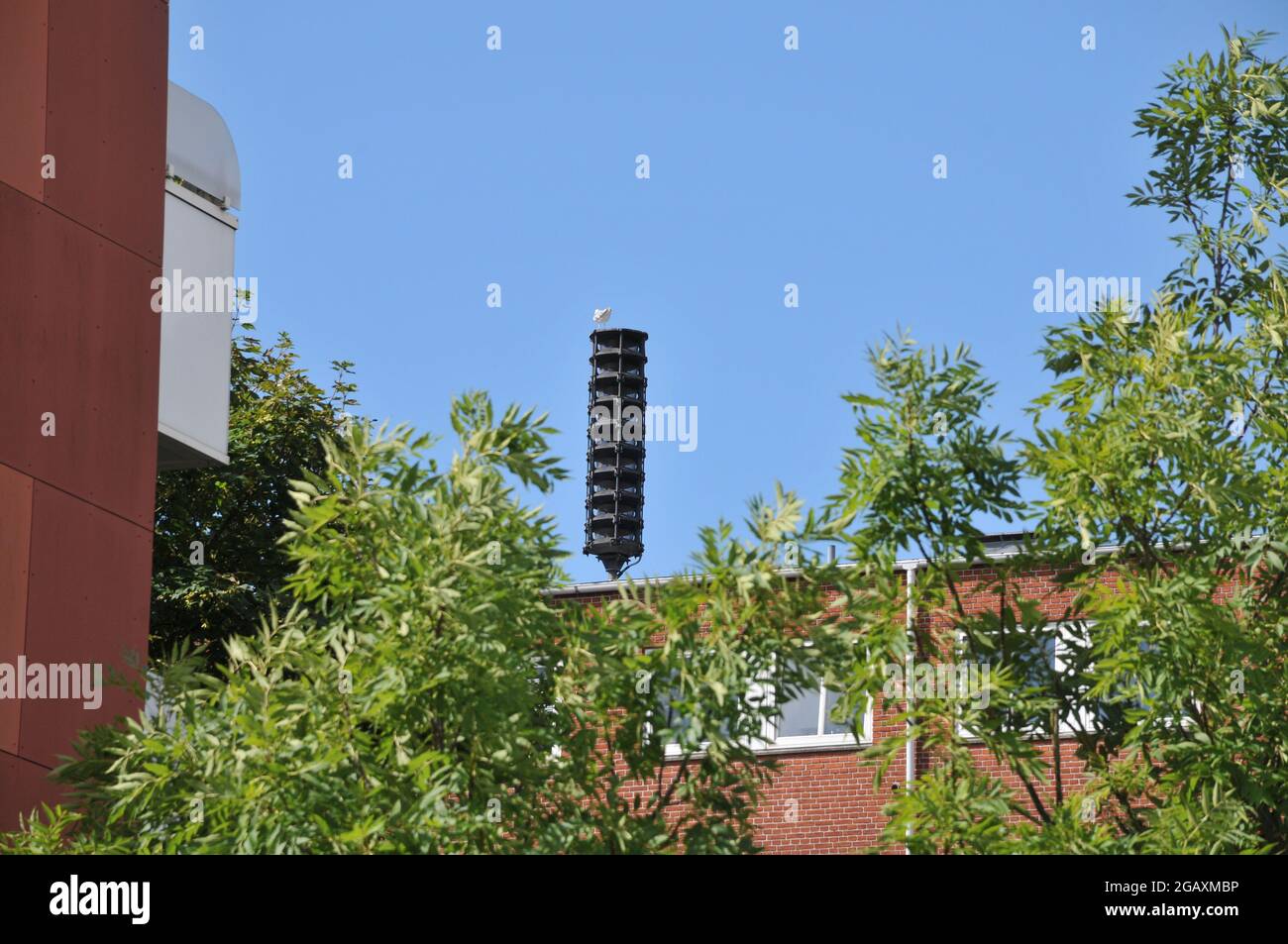 Sien on roofs hi-res stock photography and images - Alamy