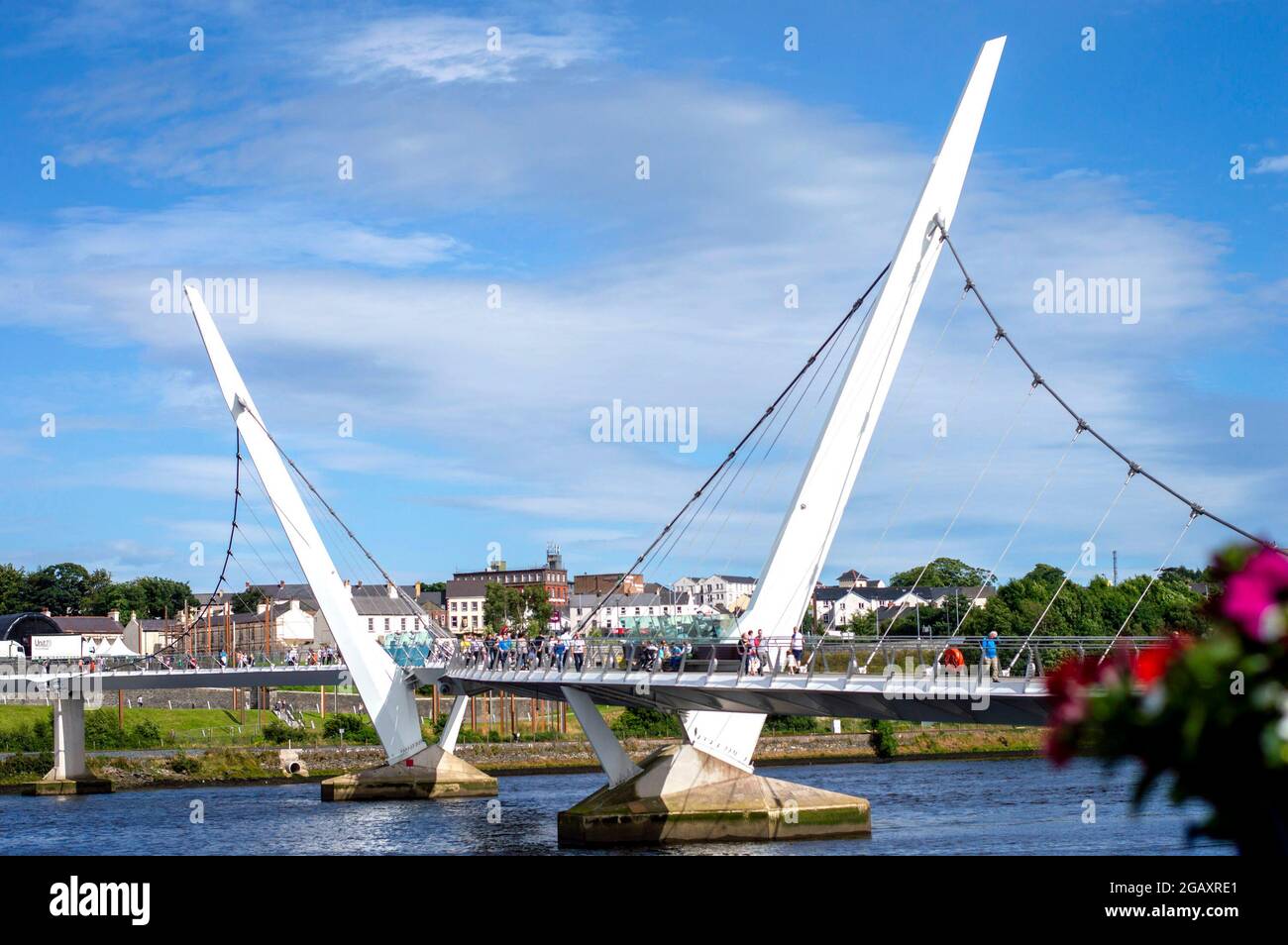 Foyle cityscape skyline hi-res stock photography and images - Alamy