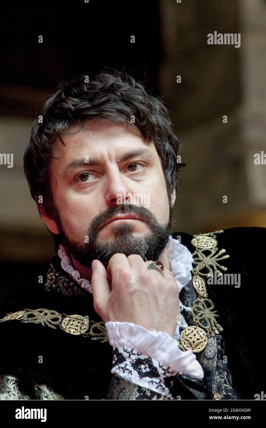 Dominic Rowan (King Henry VIII) in HENRY VIII by Shakespeare at ...