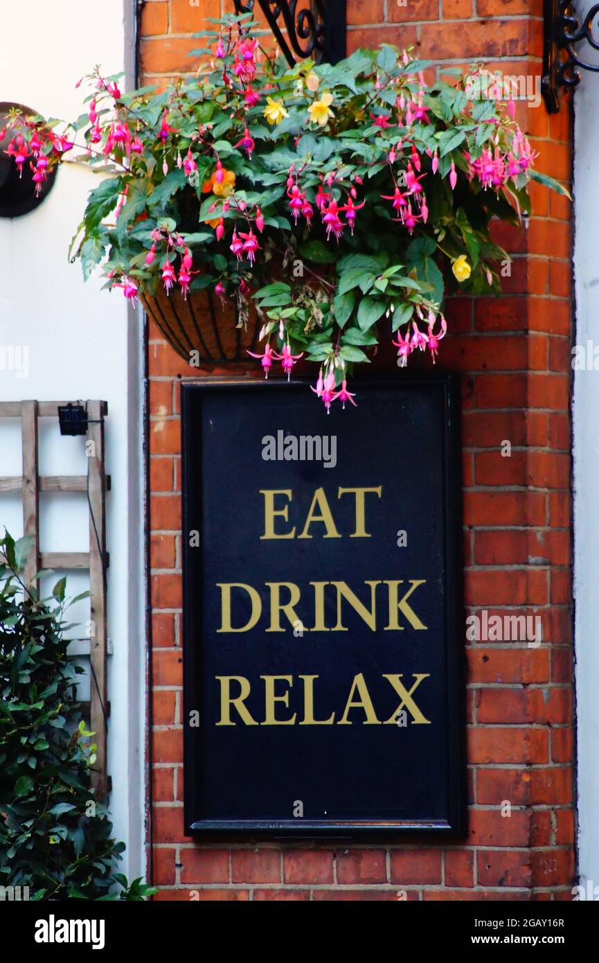 Welcome break sign hi-res stock photography and images - Alamy
