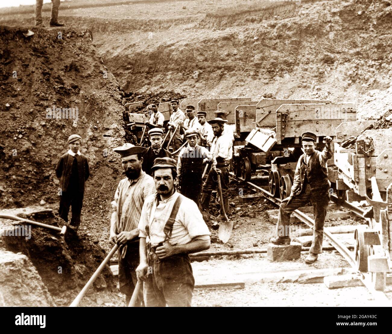 Construction of Clough Bottom Reservoir, Rossendale, in the 1890s Stock ...