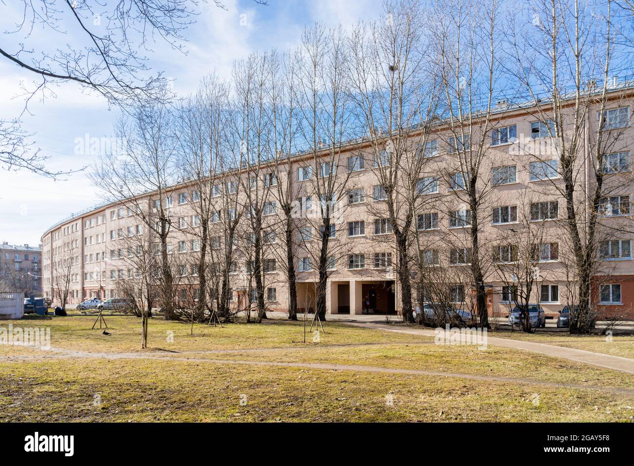 One of the longest residential buildings, 370 metres long, designed by ...