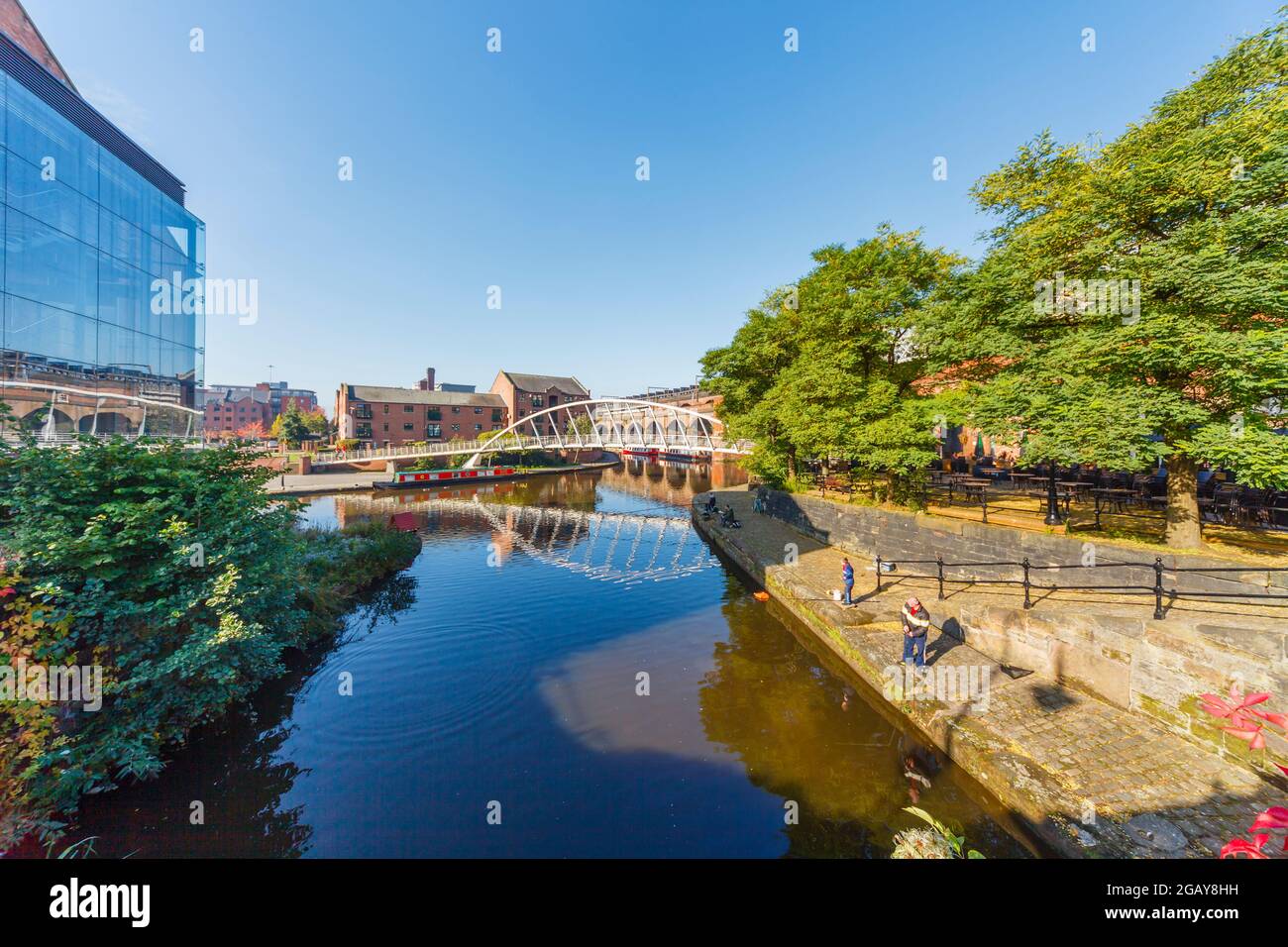 Merchants Bridge footbridge built over the Bridgewater Canal in 1996 in ...