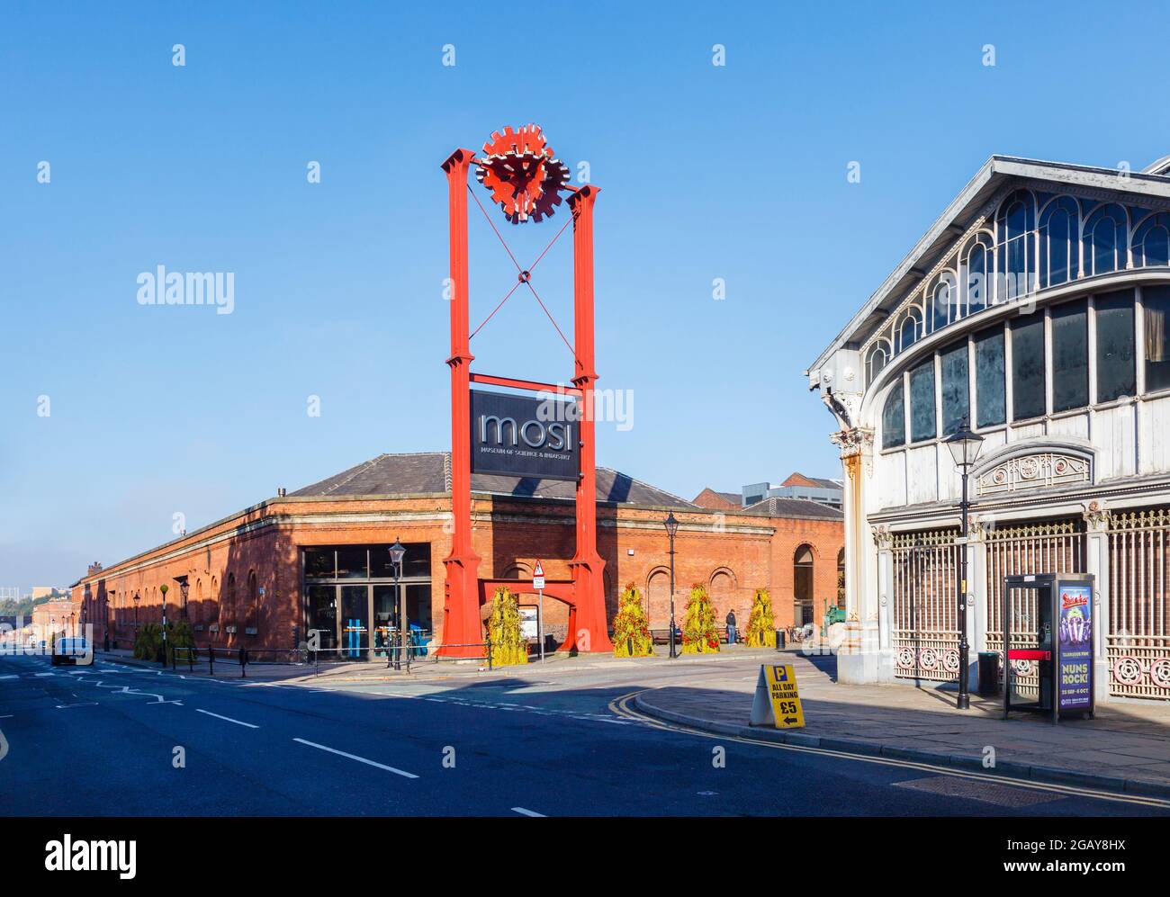 Sculpture at the entrance to the famous Museum of Science and Industry ...
