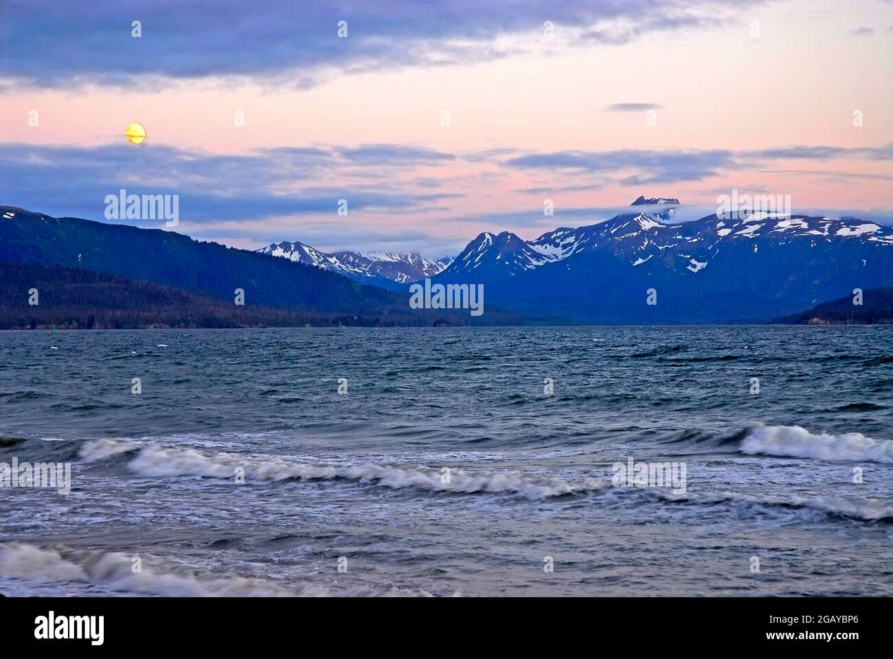 Moon and cloud over bay hi-res stock photography and images - Alamy