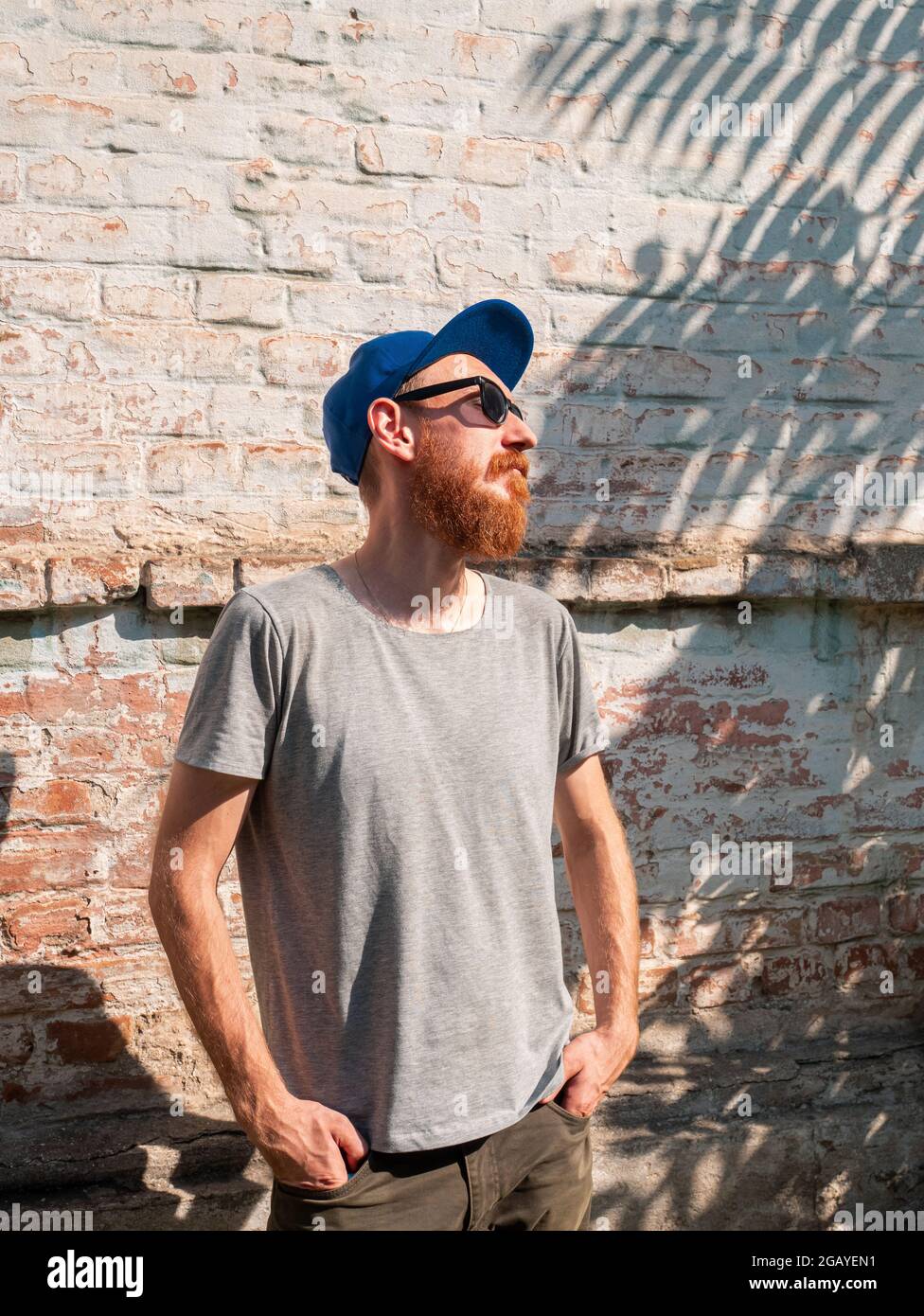 Guy with cap hi-res stock photography and images - Alamy