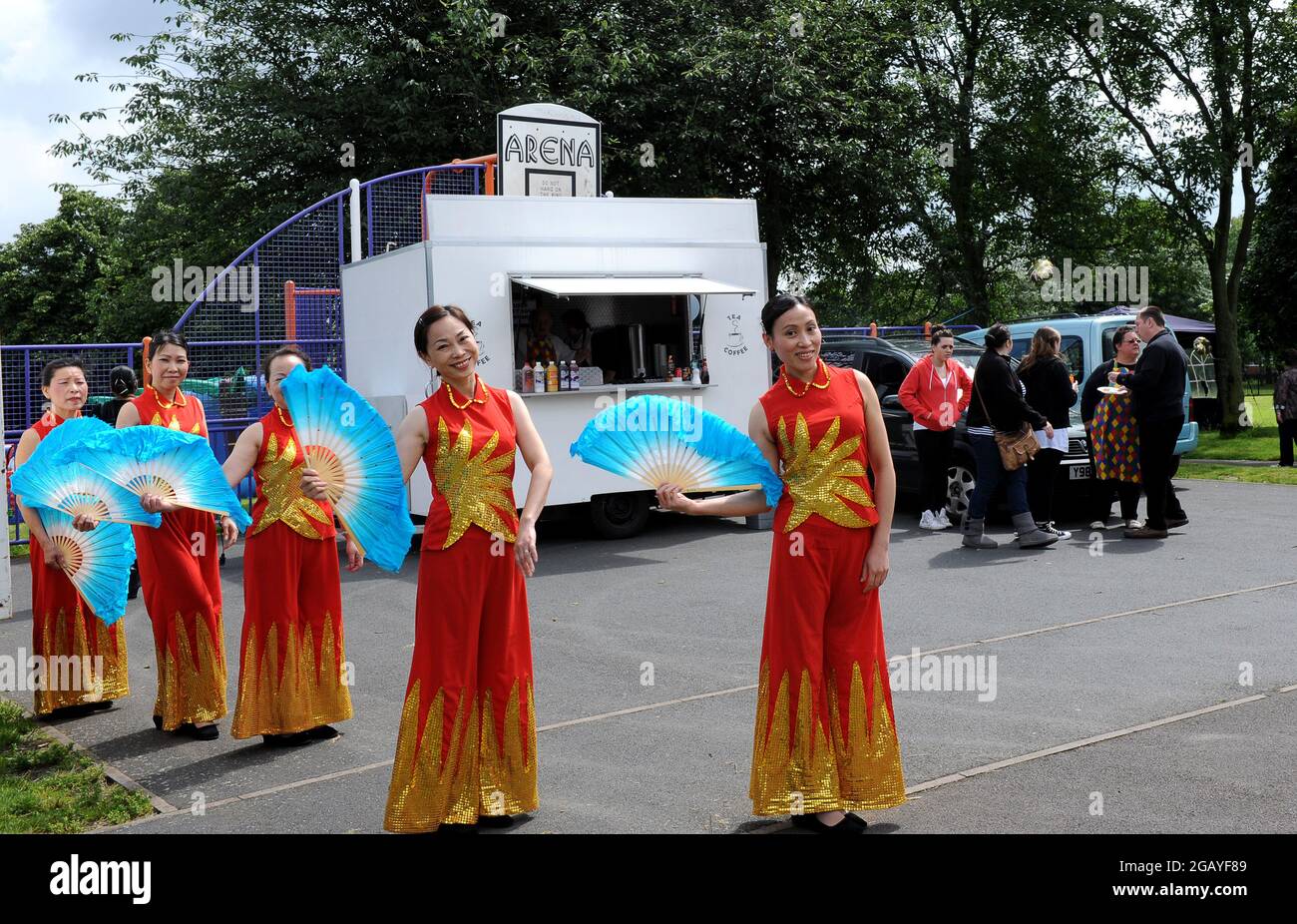 Traditional Chinese dancers from Wan Sheung Dance Group performing West ...