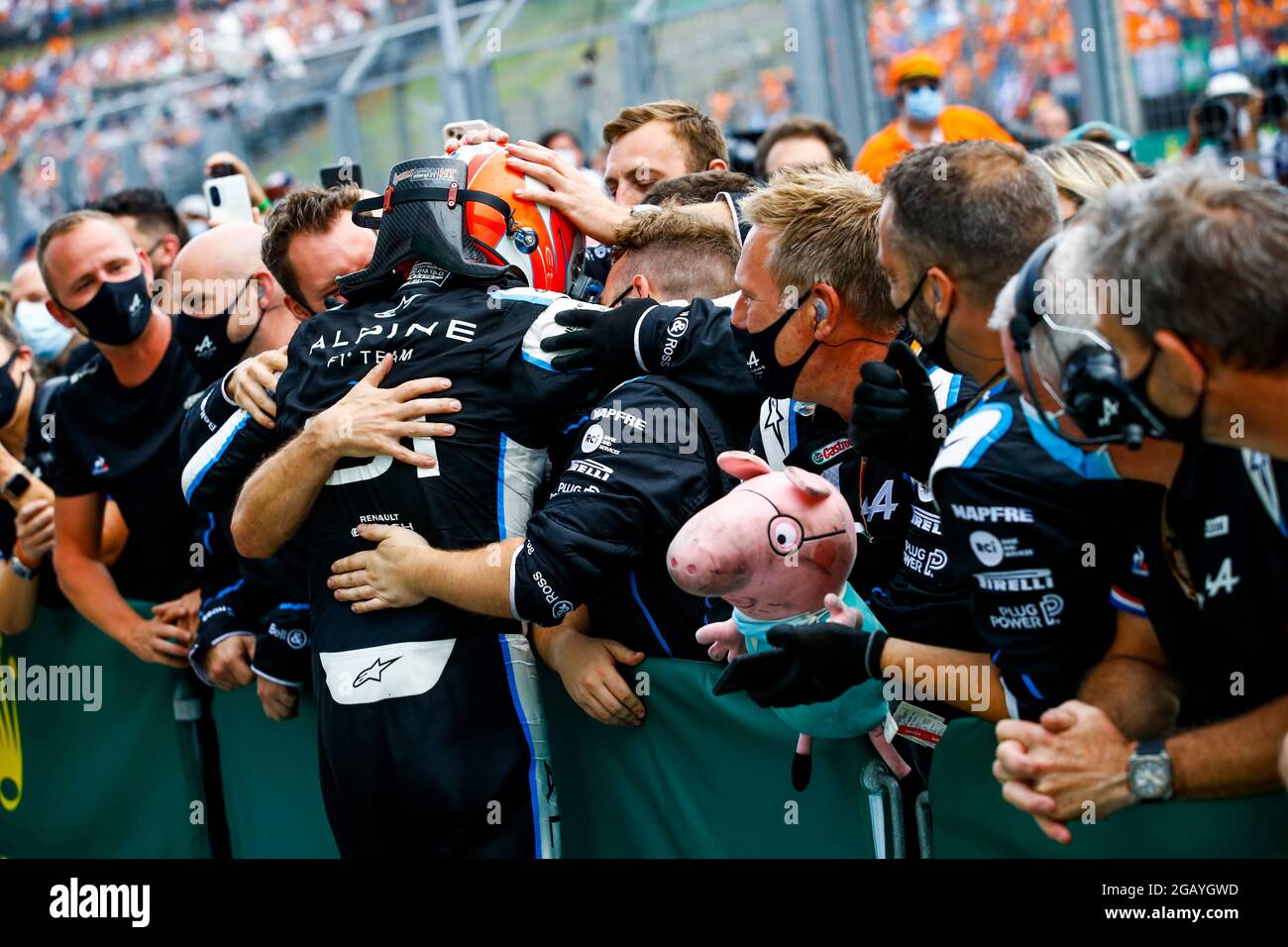 Race winner Esteban Ocon (FRA) Alpine F1 Team celebrates with the team ...