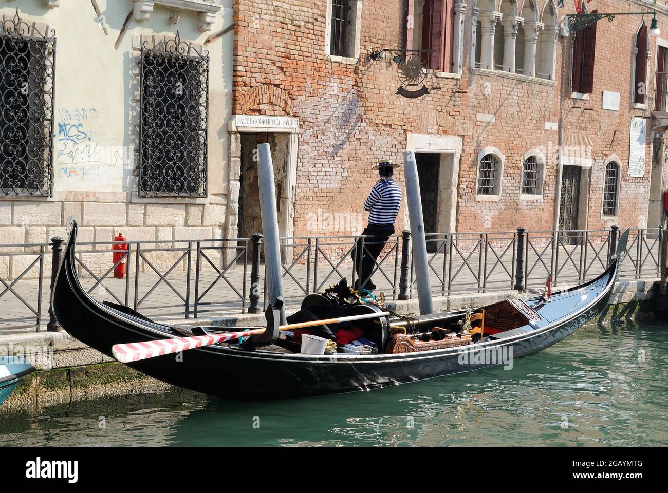 Happy gondolier hi-res stock photography and images - Alamy