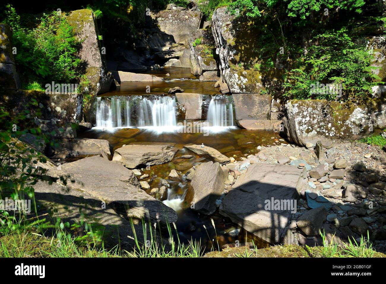 The red bridge callander hi-res stock photography and images - Alamy
