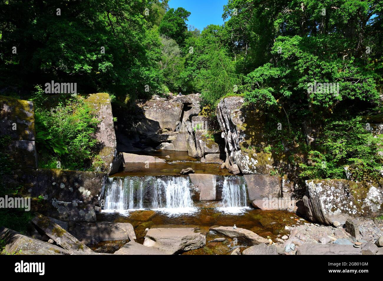 The red bridge callander hi-res stock photography and images - Alamy