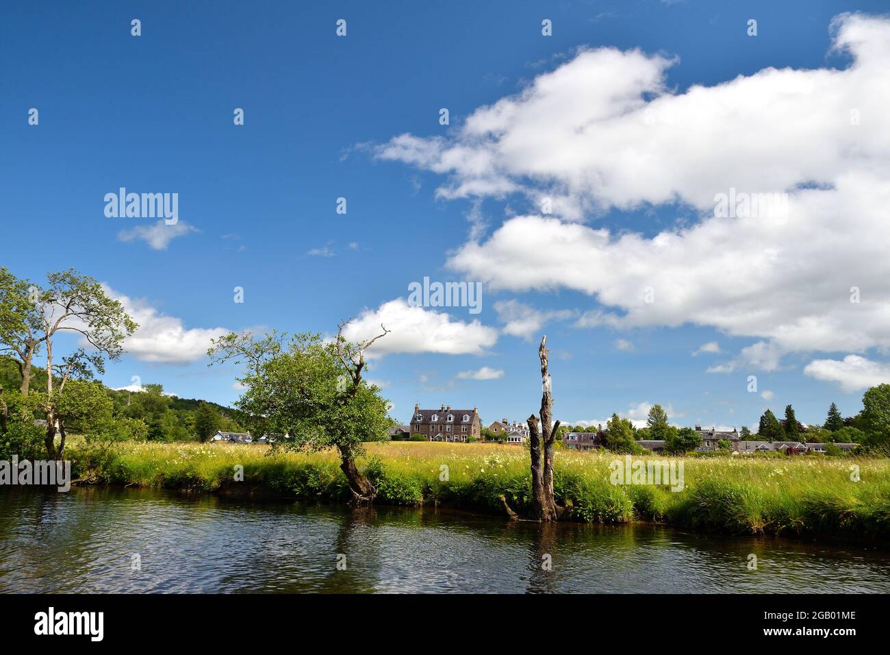 The red bridge callander hi-res stock photography and images - Alamy