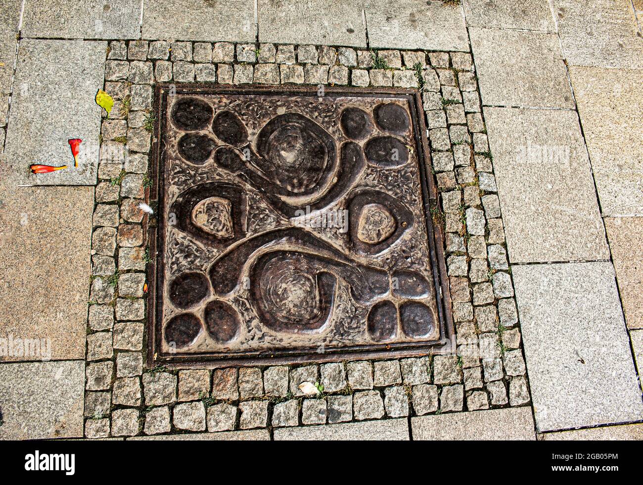 Communication manhole cover hi-res stock photography and images - Alamy