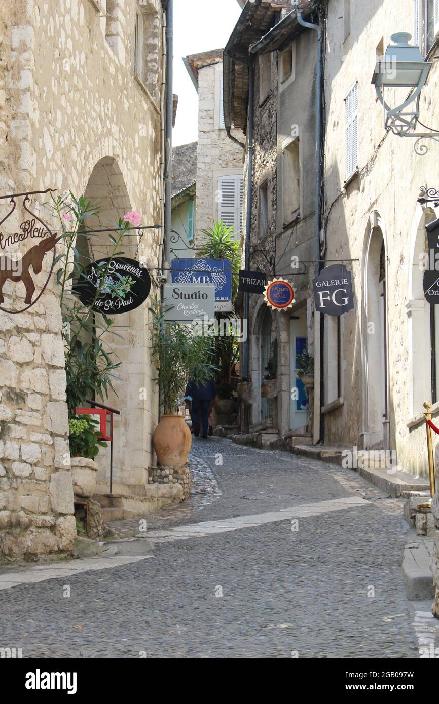 French street in Provence Stock Photo - Alamy
