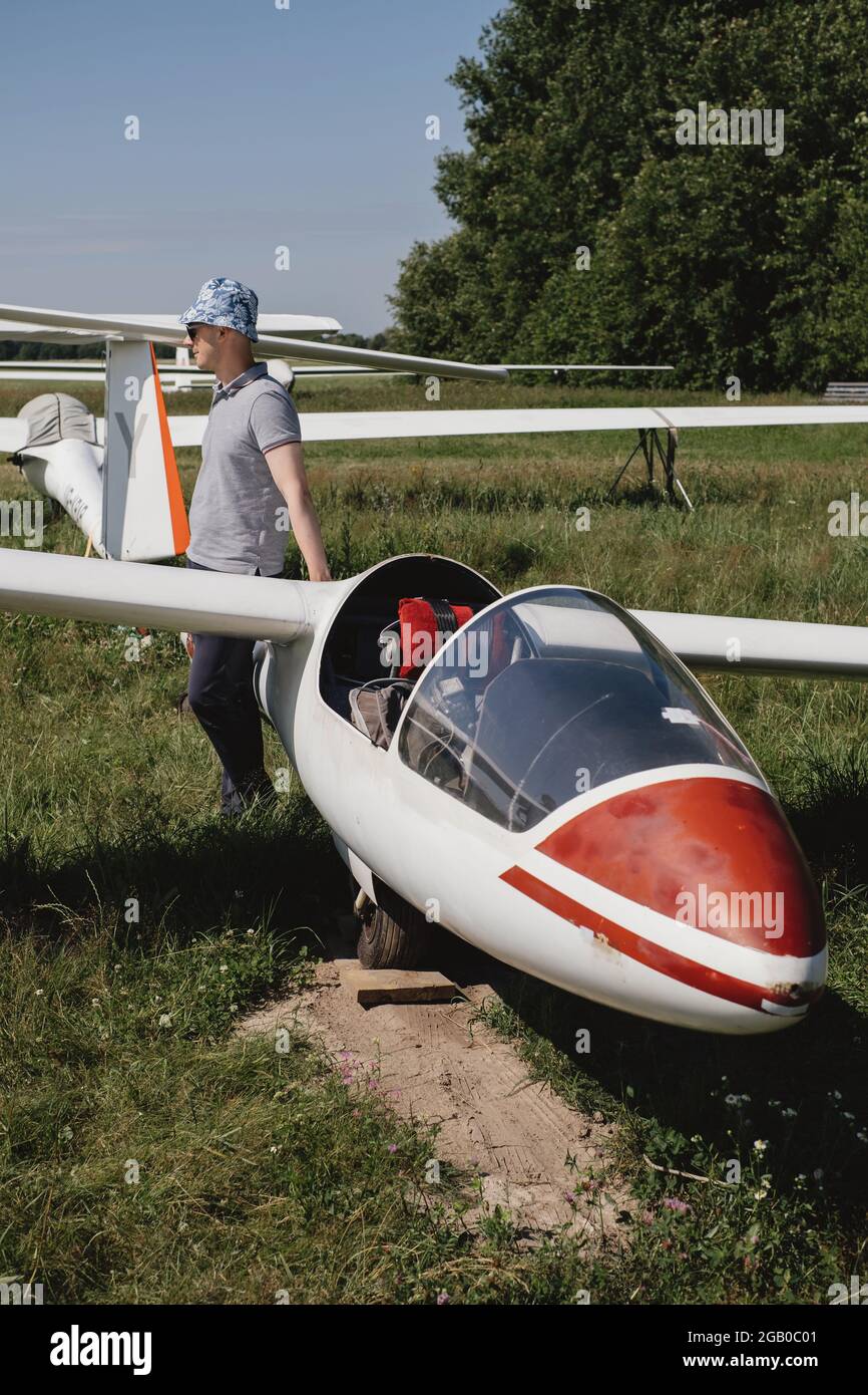 Fixed wing aircraft hi-res stock photography and images - Alamy