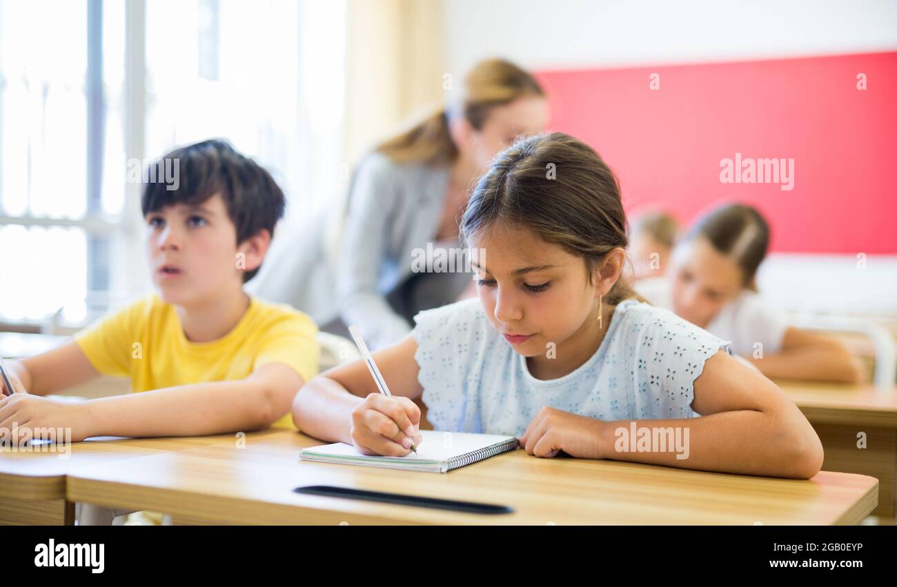 Giving advice to kids hi-res stock photography and images - Alamy