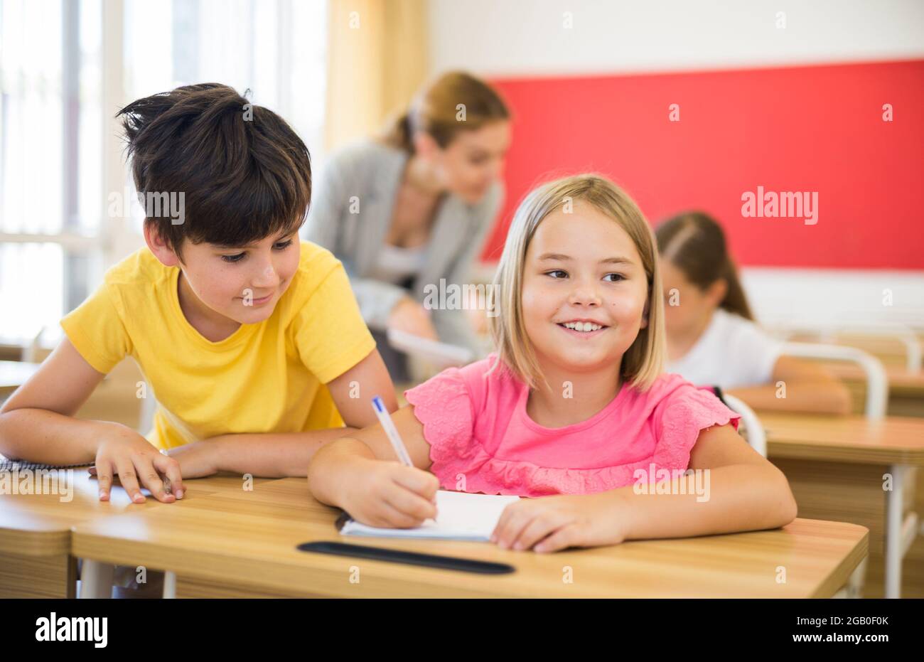 Schoolchildren performing test Stock Photo - Alamy