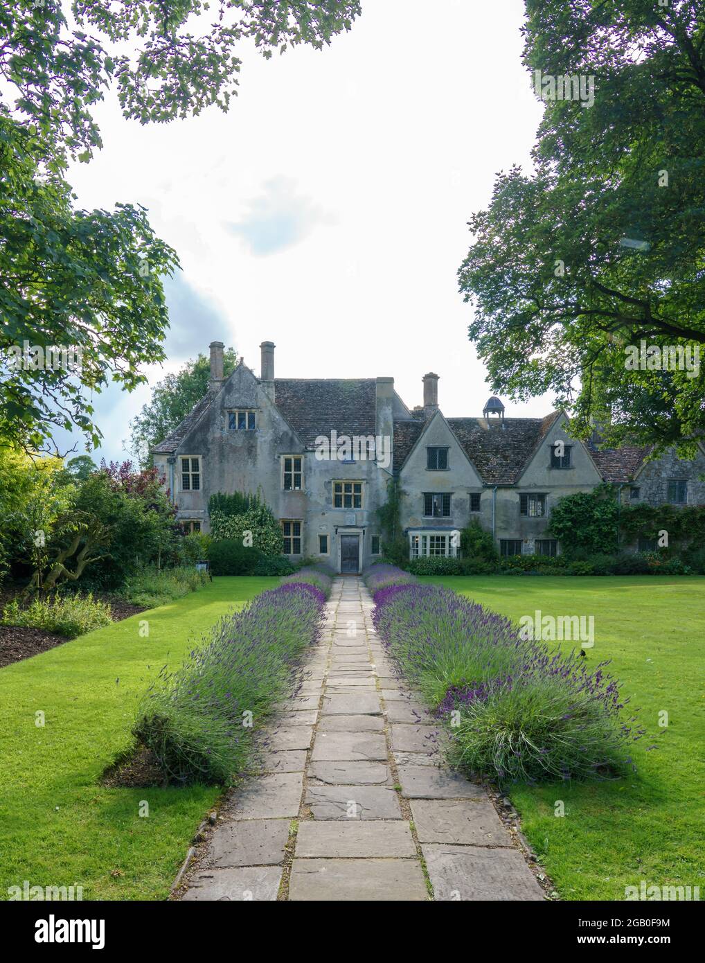 a beautiful period country mansion estate home Stock Photo - Alamy