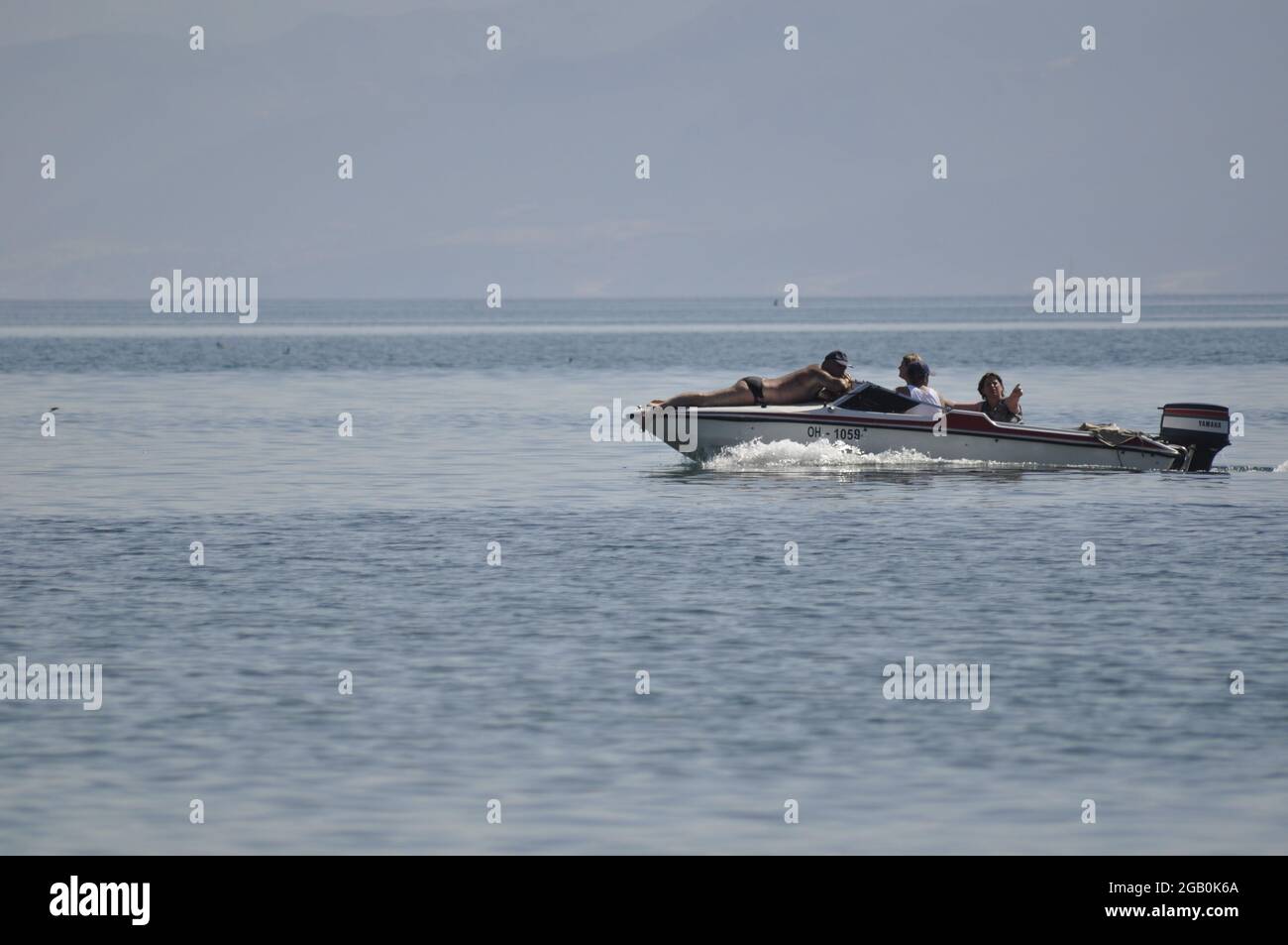 Fast speedboats hi-res stock photography and images - Alamy