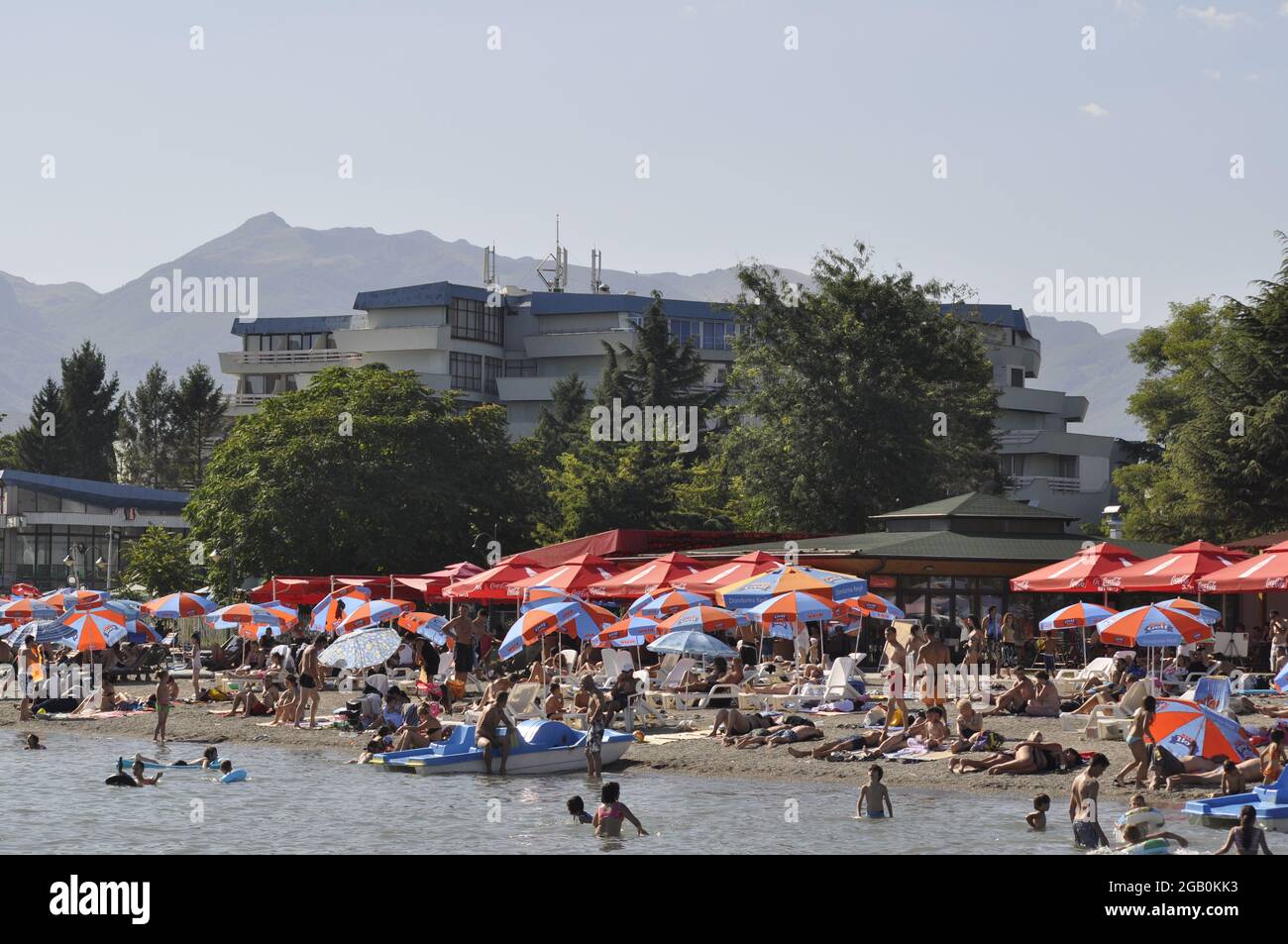 People enjoy weather beach hi-res stock photography and images - Alamy