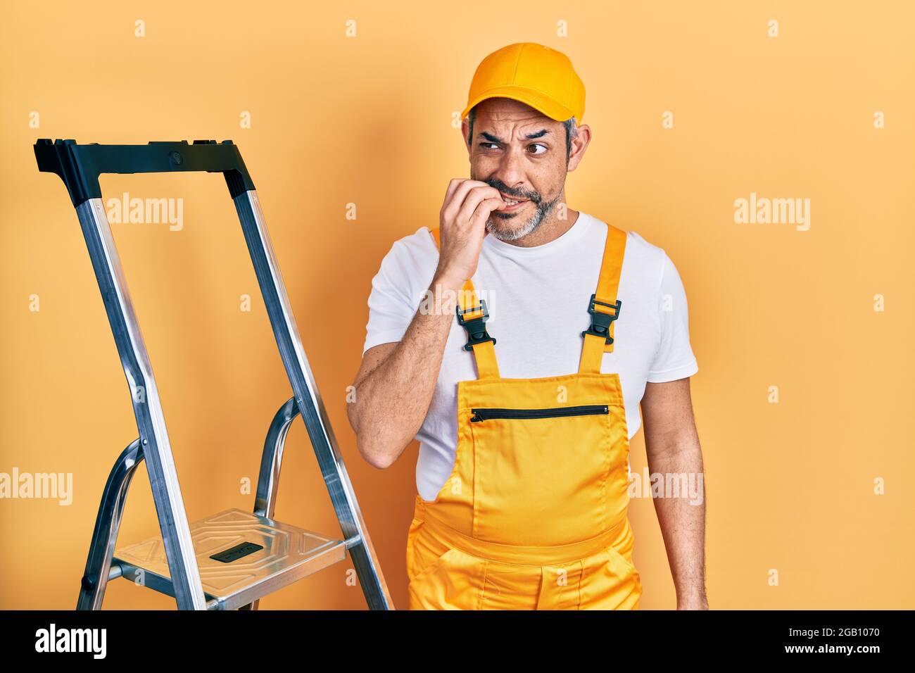 Tool biting metal construction hi-res stock photography and images - Alamy