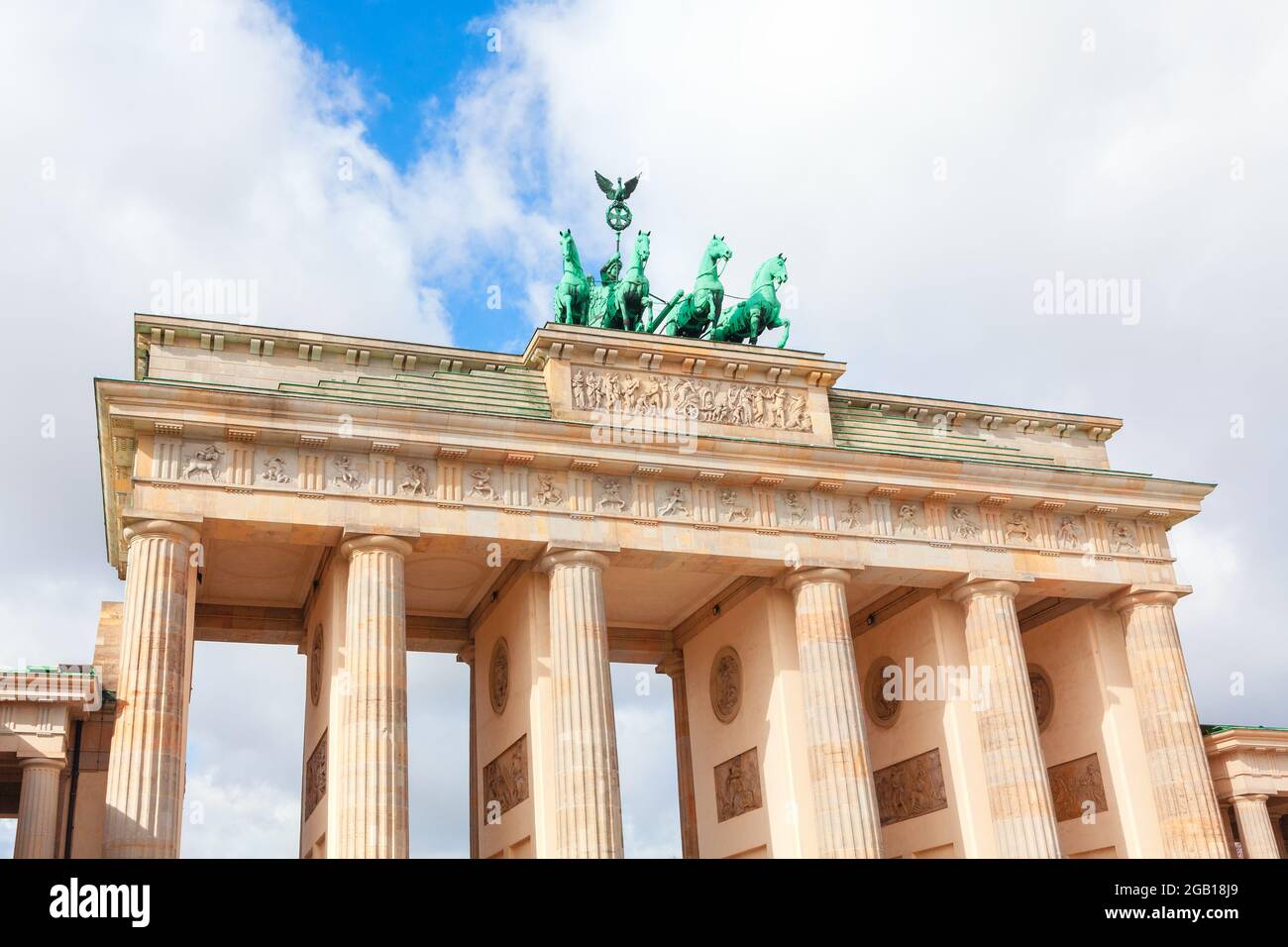 Neoclassical architecture doric column city hi-res stock photography ...