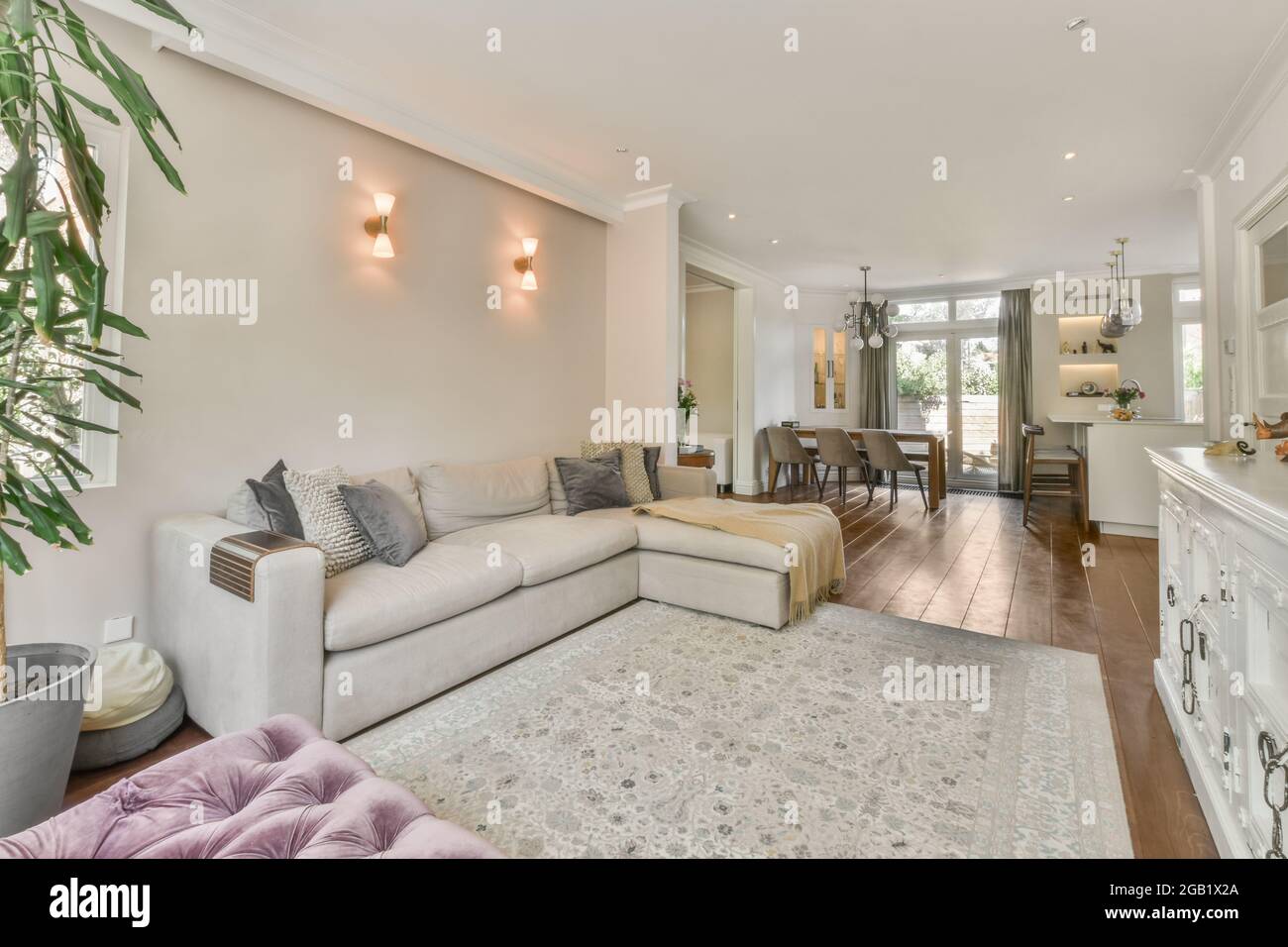 Luxury and beautiful living room interior design Stock Photo - Alamy
