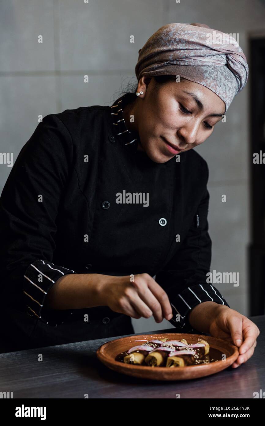 Woman cooking at home mexico hi-res stock photography and images - Alamy