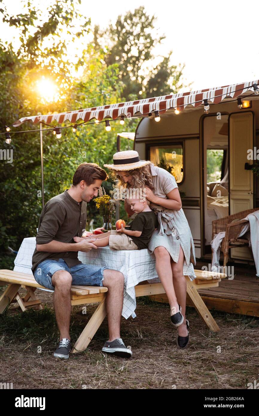 Mobile home camper trailer hi-res stock photography and images - Alamy