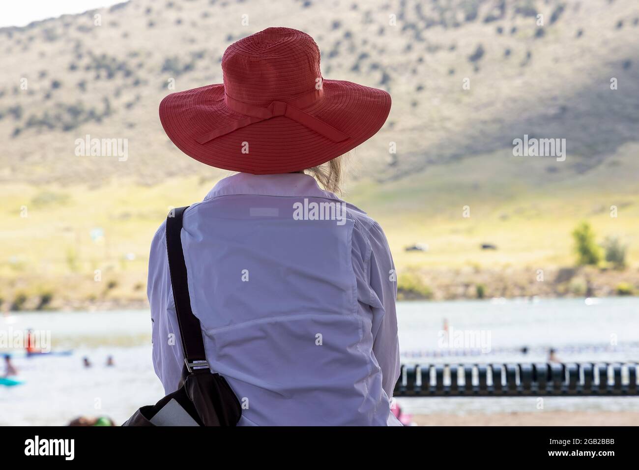 Back and white lake portrait hi-res stock photography and images - Alamy