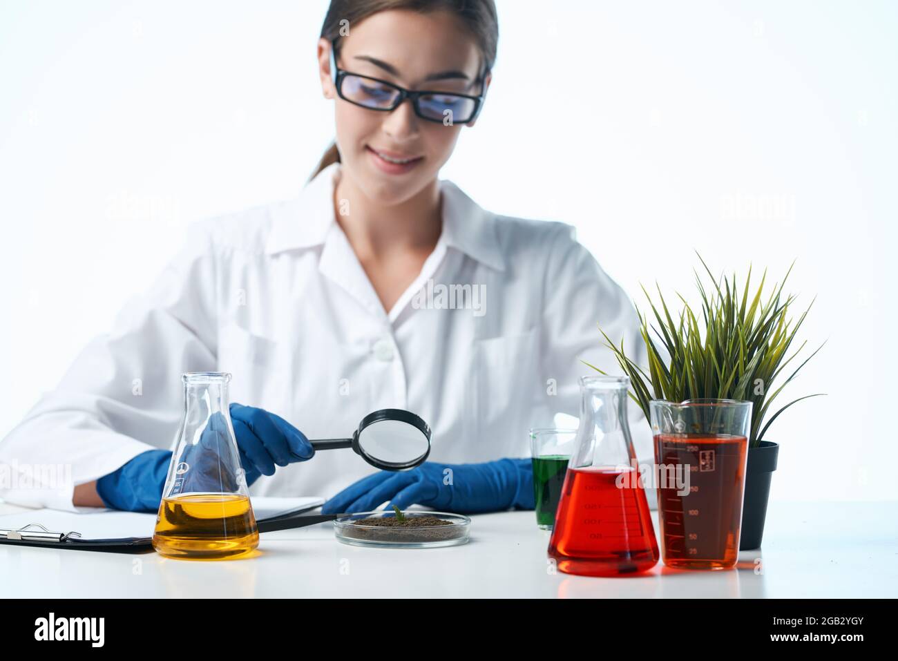 woman biologist technology research plants professional science Stock ...