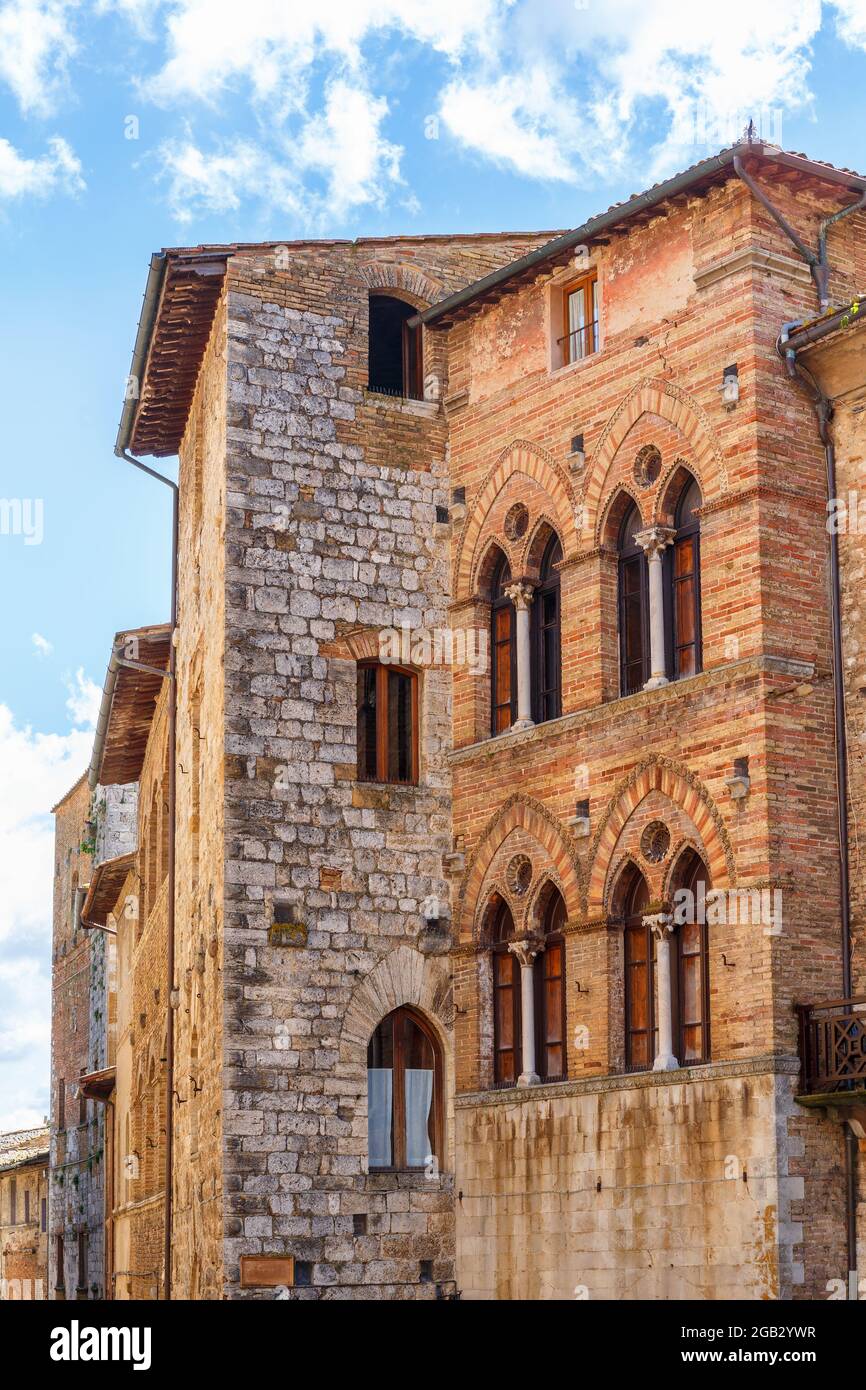 Old Italian house from the Middle Ages Stock Photo - Alamy