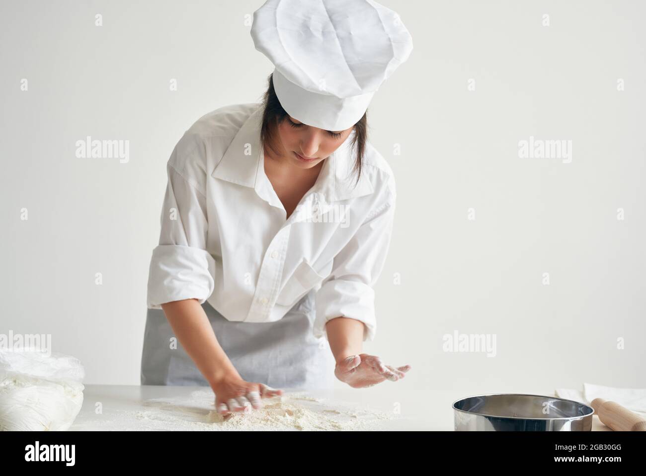 Fingers in the cake mix hi-res stock photography and images - Alamy