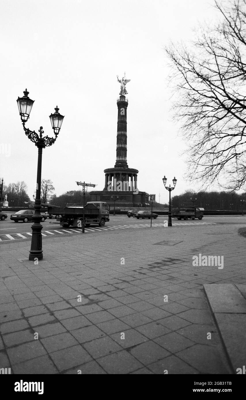 Siegessäule 1995, Berlin, Germany Stock Photo - Alamy