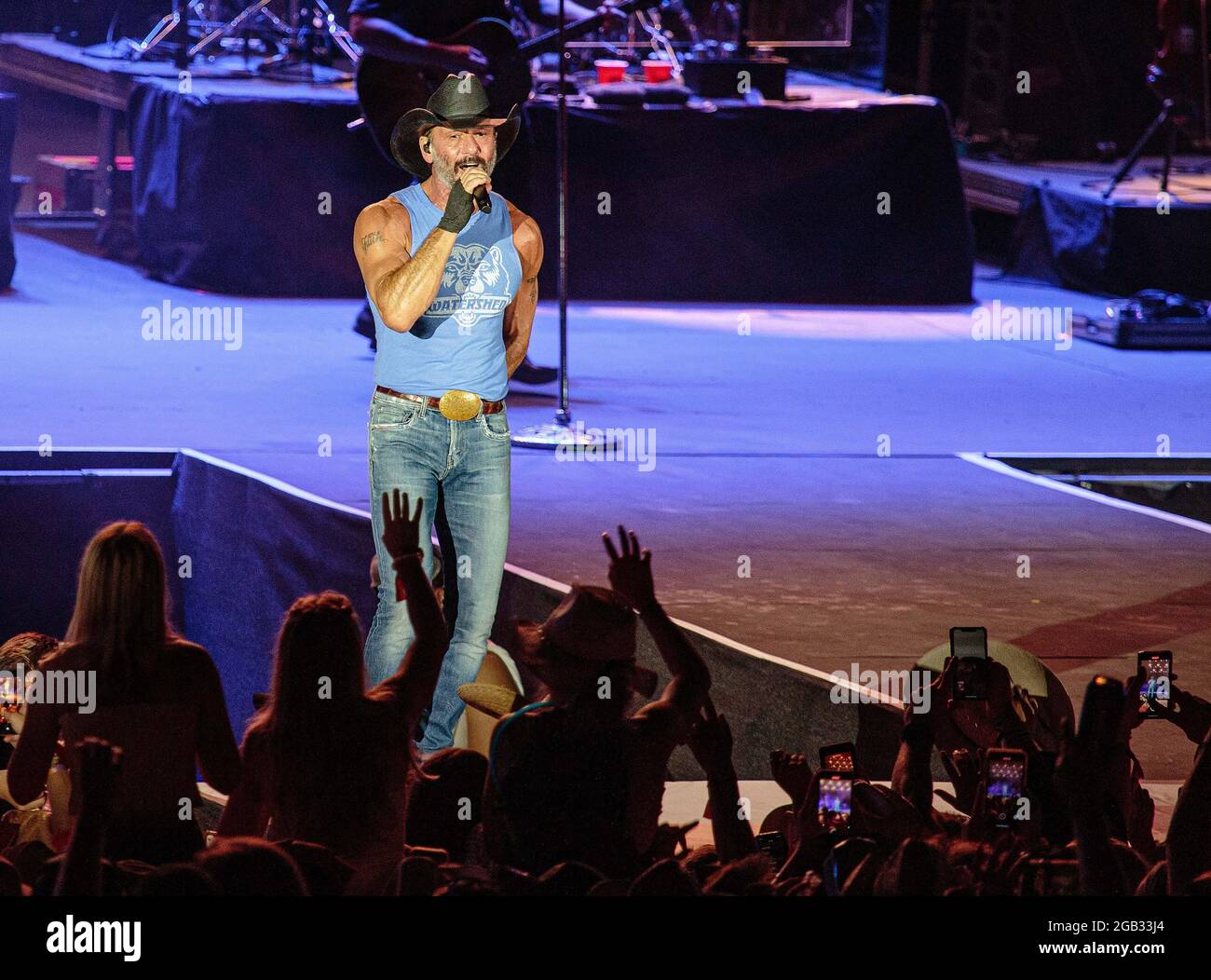 SInger Tim McGraw headlines night one of the Watershed Music Festival ...