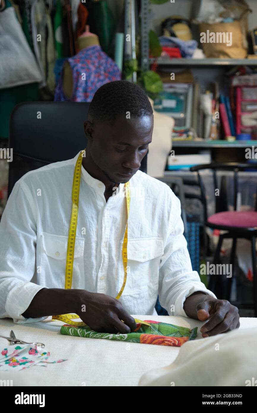 Fabric measuring tape hi-res stock photography and images - Alamy