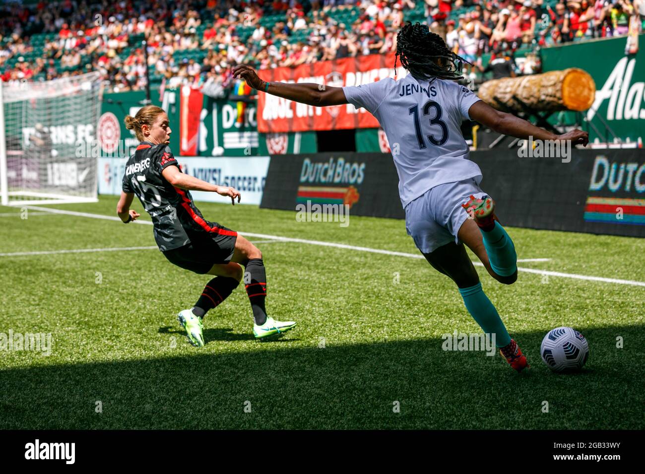 Kansas' Darian Jenkins lines up a kick, as the Portland Thorns defeated ...