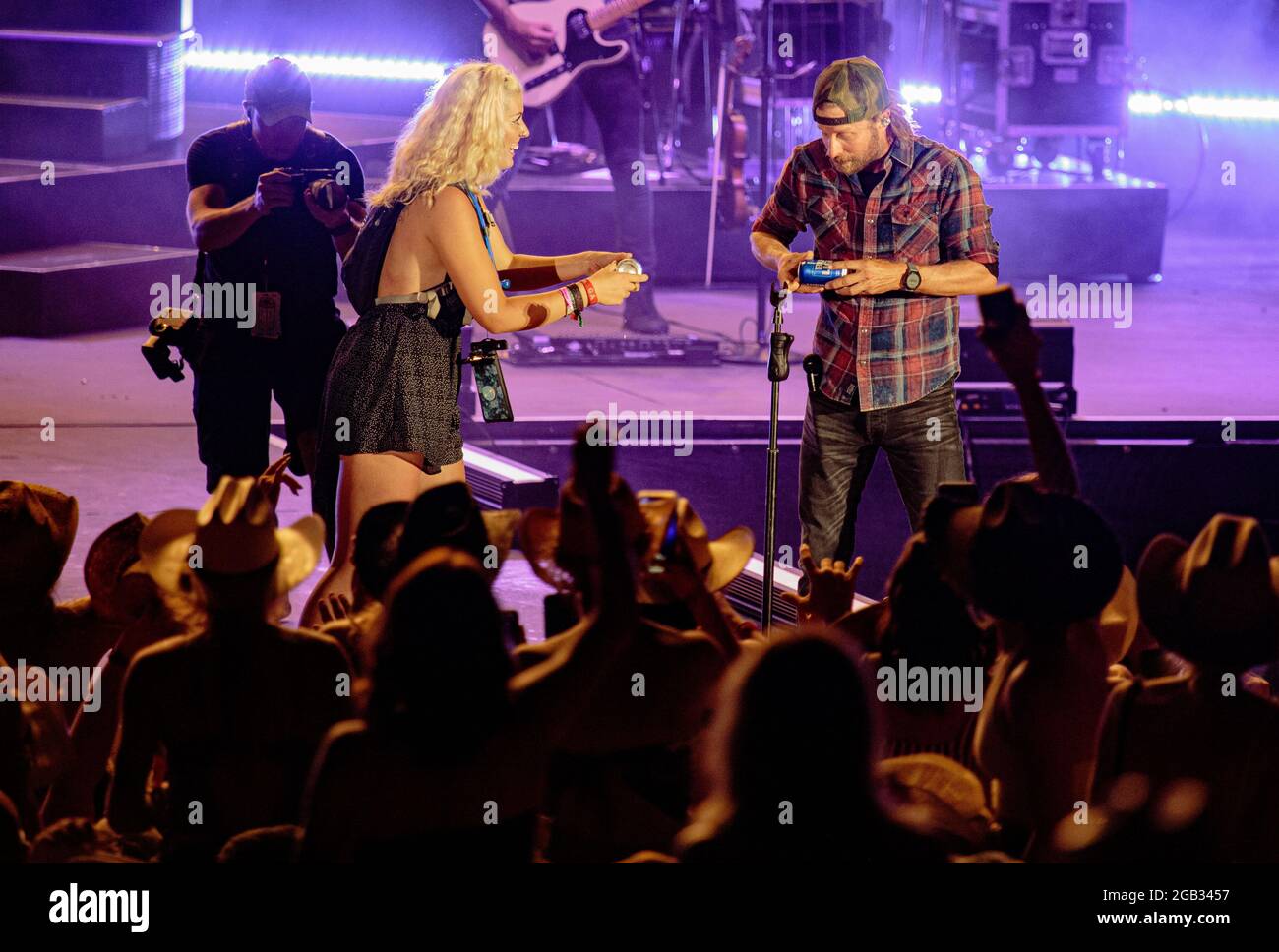 SInger Dierks Bentley headlines night two of the Watershed Music ...